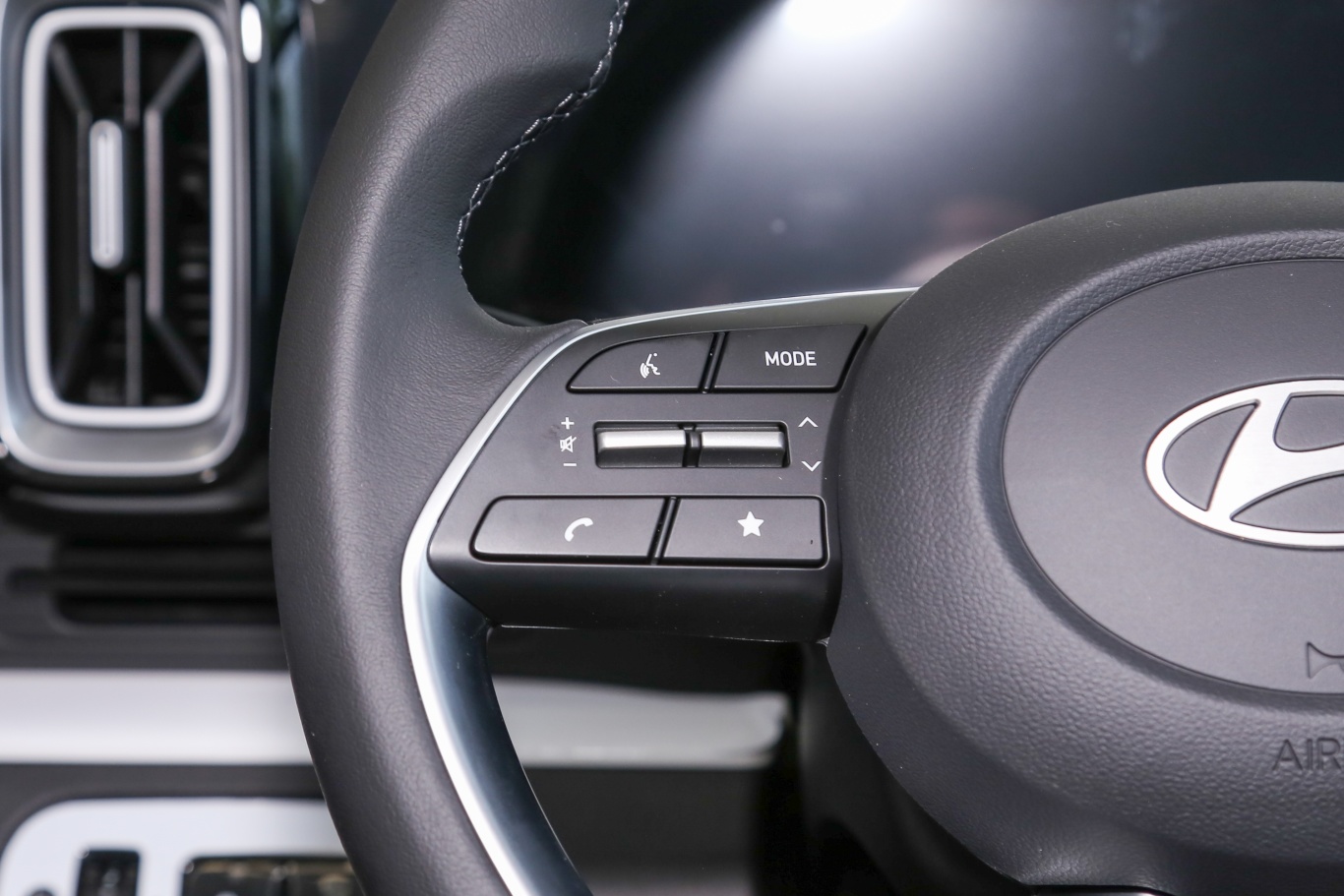 【现代ix35沐飒 2.0L DLX豪华版左侧方向盘功能按键图片-汽车图片大全】-易车