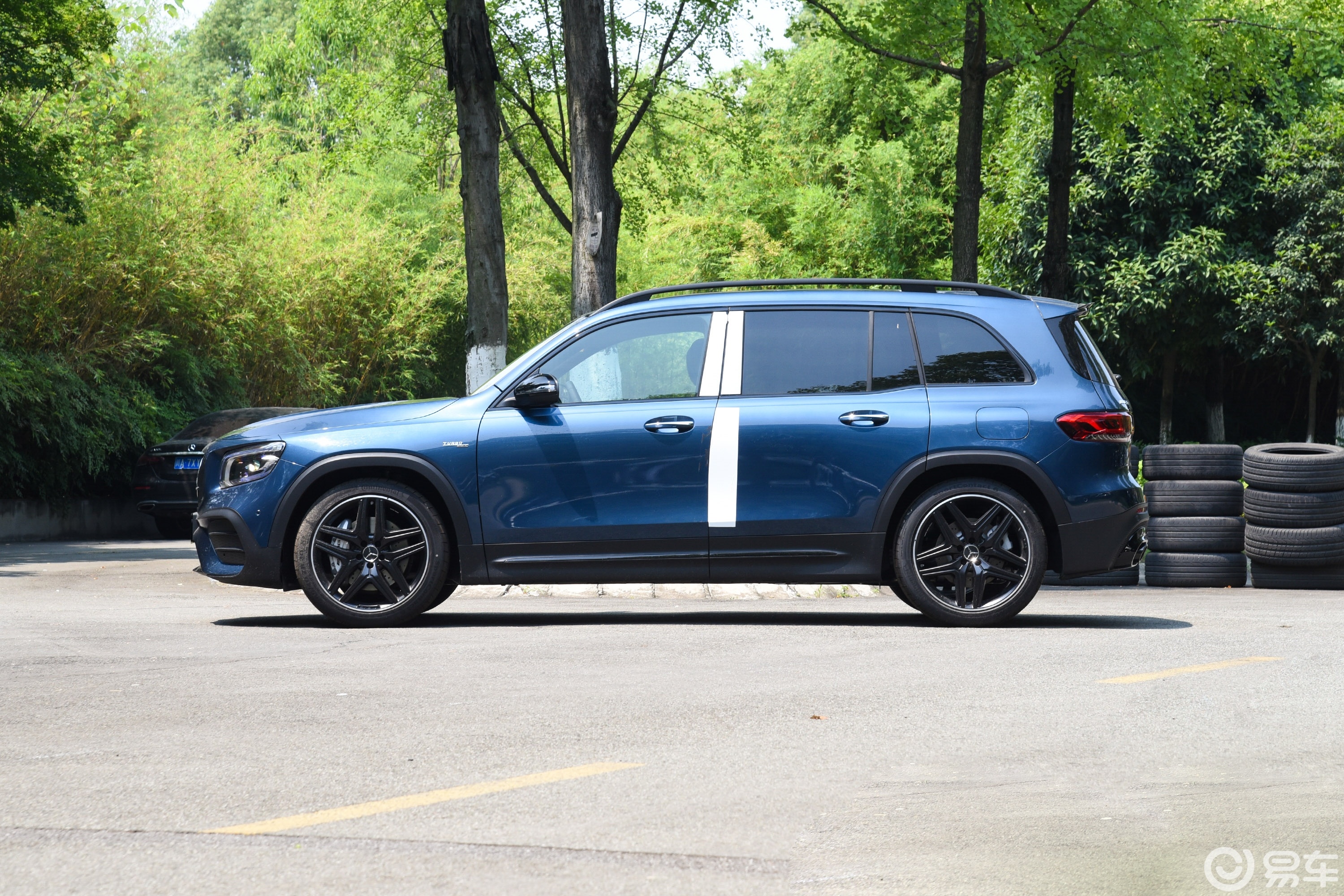 【奔驰GLB AMGAMG GLB 35 4MATIC正侧车头向左水平图片-汽车图片大全】-易车