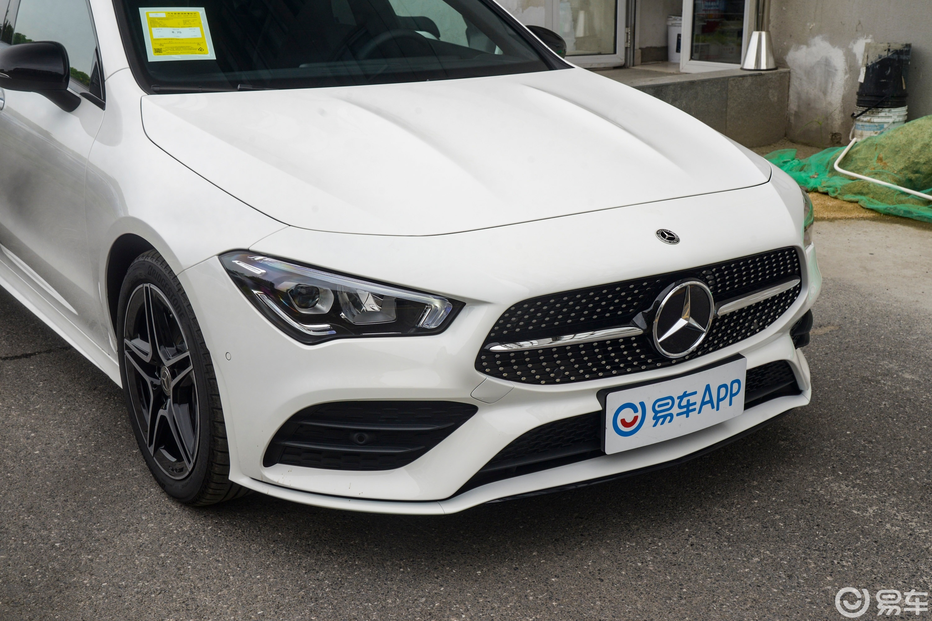 【奔驰CLA级改款 CLA 260 4MATIC前格栅侧俯拍图片-汽车图片大全】-易车