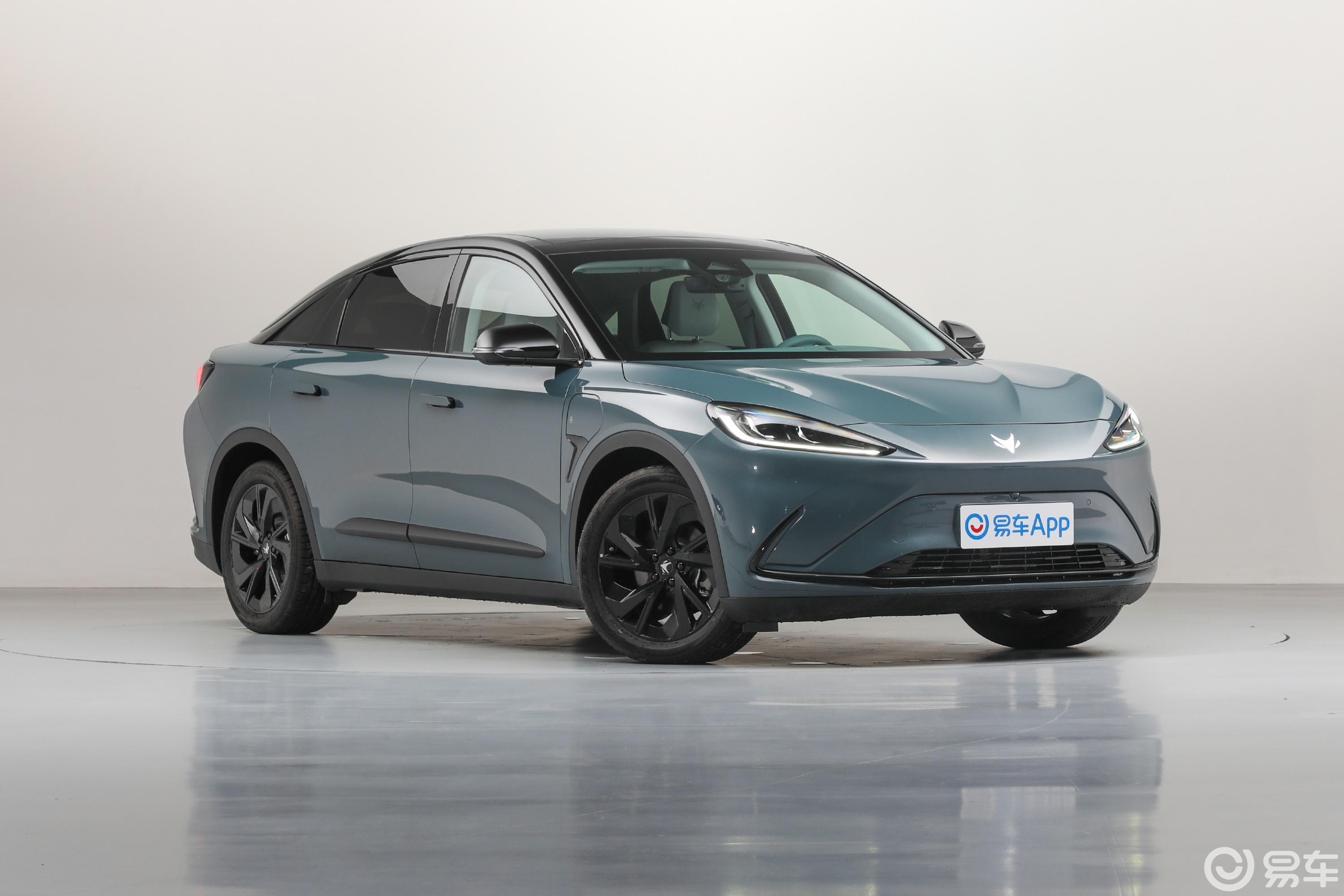 【极狐 阿尔法S森林版 735E+ 前驱 电机160kW发动机舱整体图片-汽车图片大全】-易车