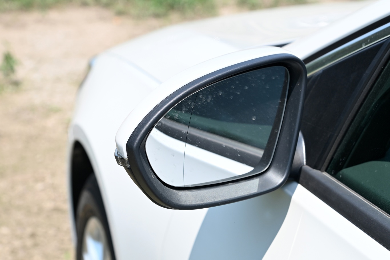 【君威25T 超享版后视镜镜面图片-汽车图片大全】-易车