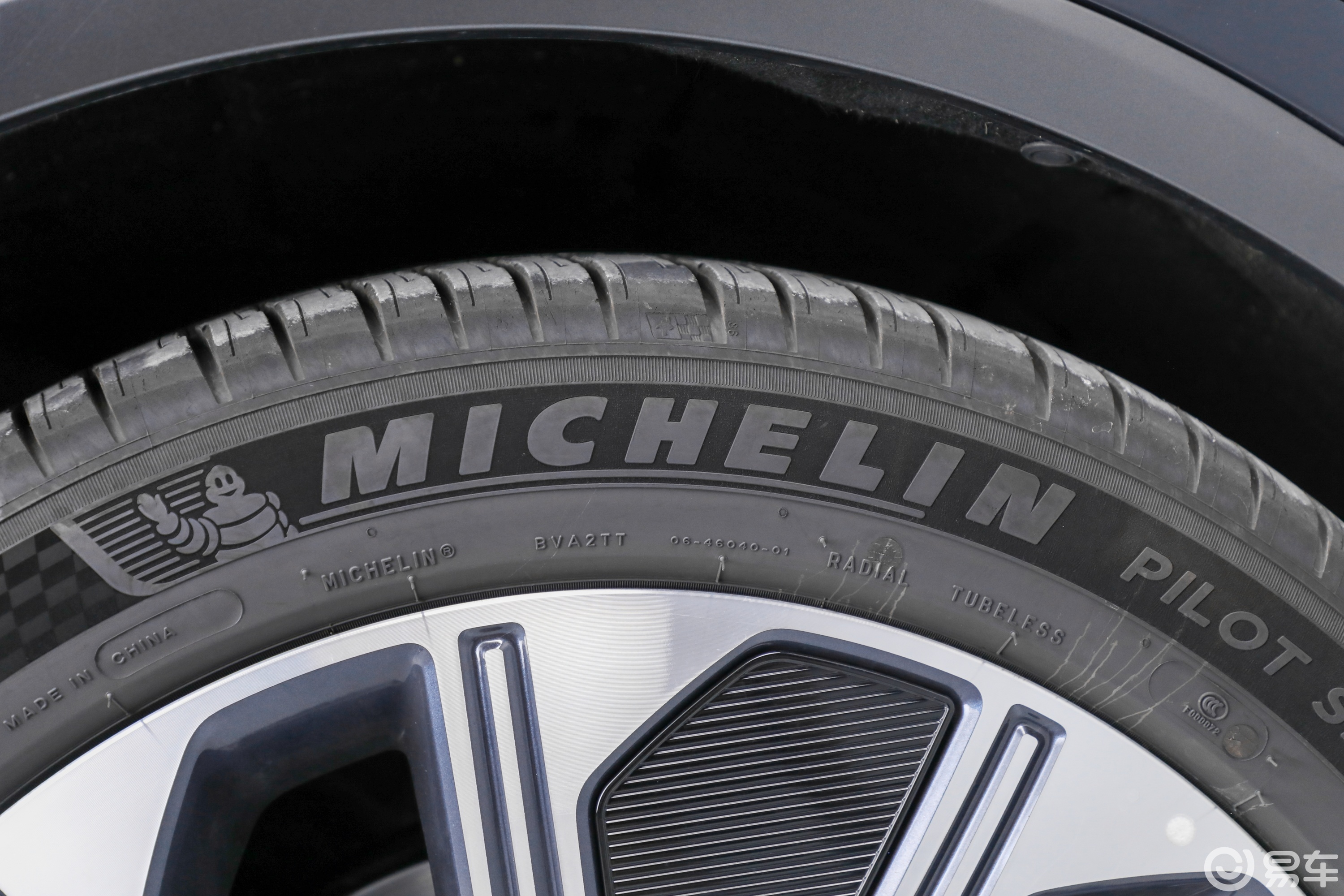 【腾势N8插电混动 1.5T 216km 旗舰版 6座动力底盘图片-汽车图片大全】-易车