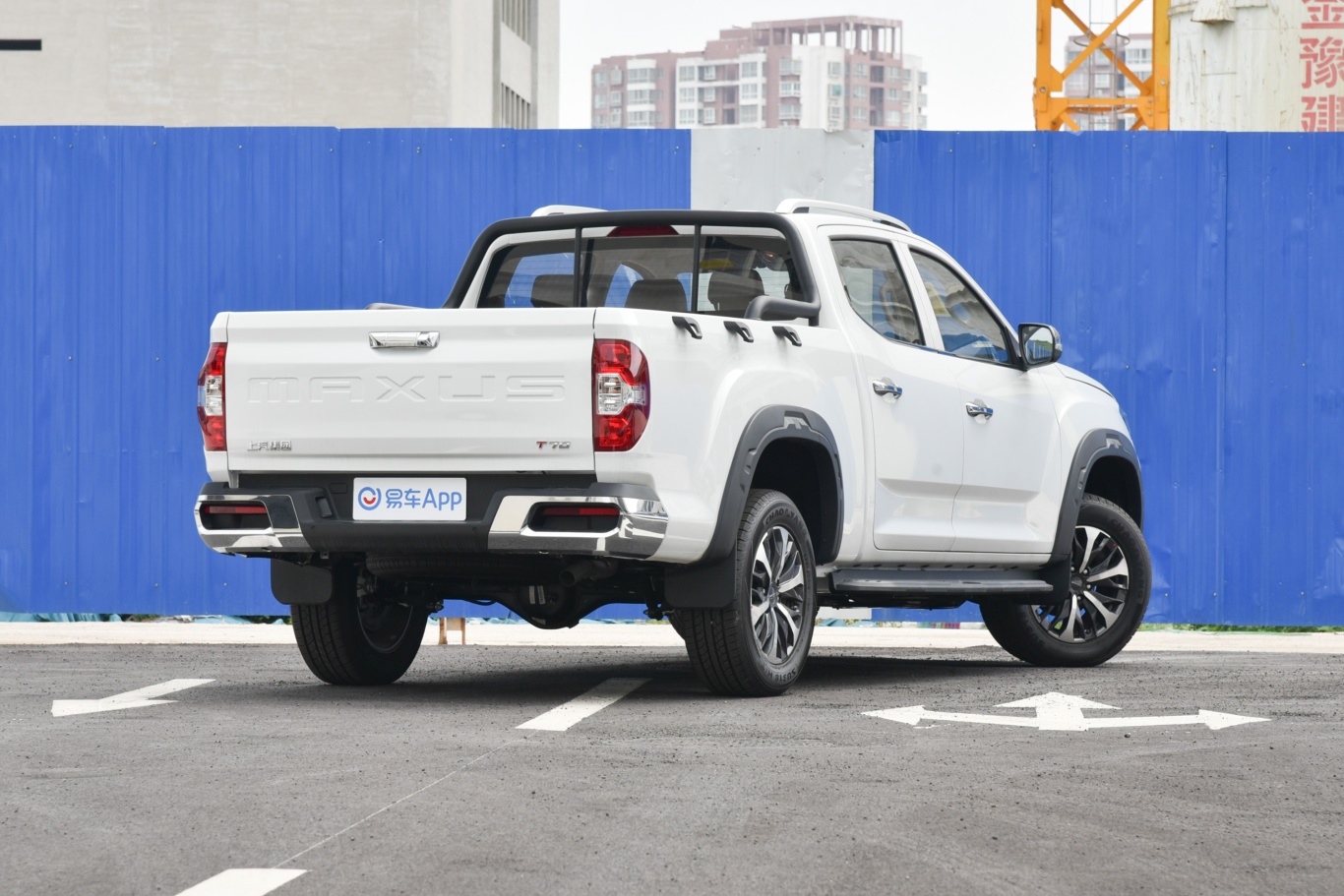 【上汽大通MAXUS 星际R2.0T 手动两驱长箱豪华版 柴油侧后45度车头向右水平图片-汽车图片大全】-易车