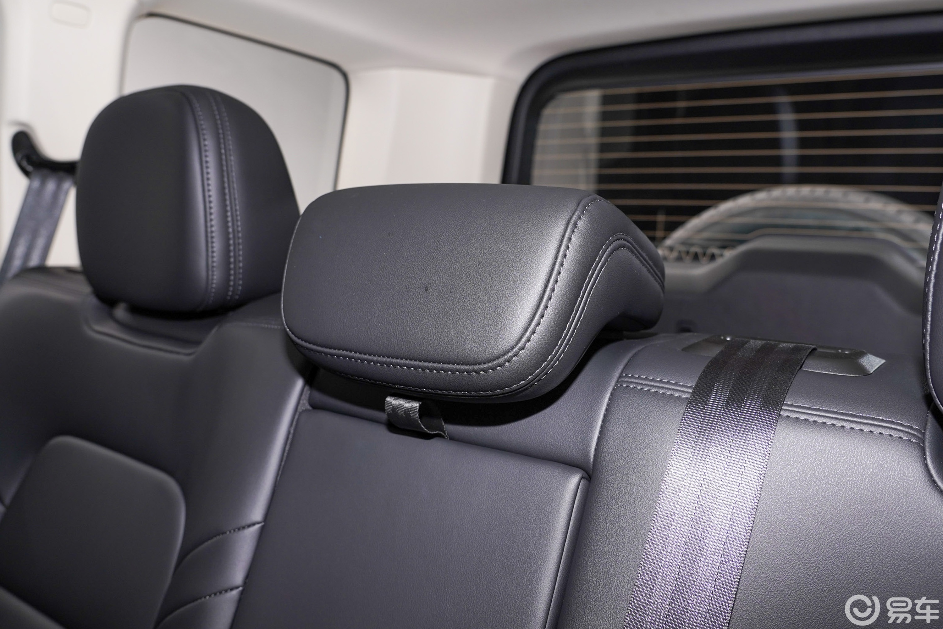 【哈弗猛龙1.5T 145km 探索版后排空间图片-汽车图片大全】-易车