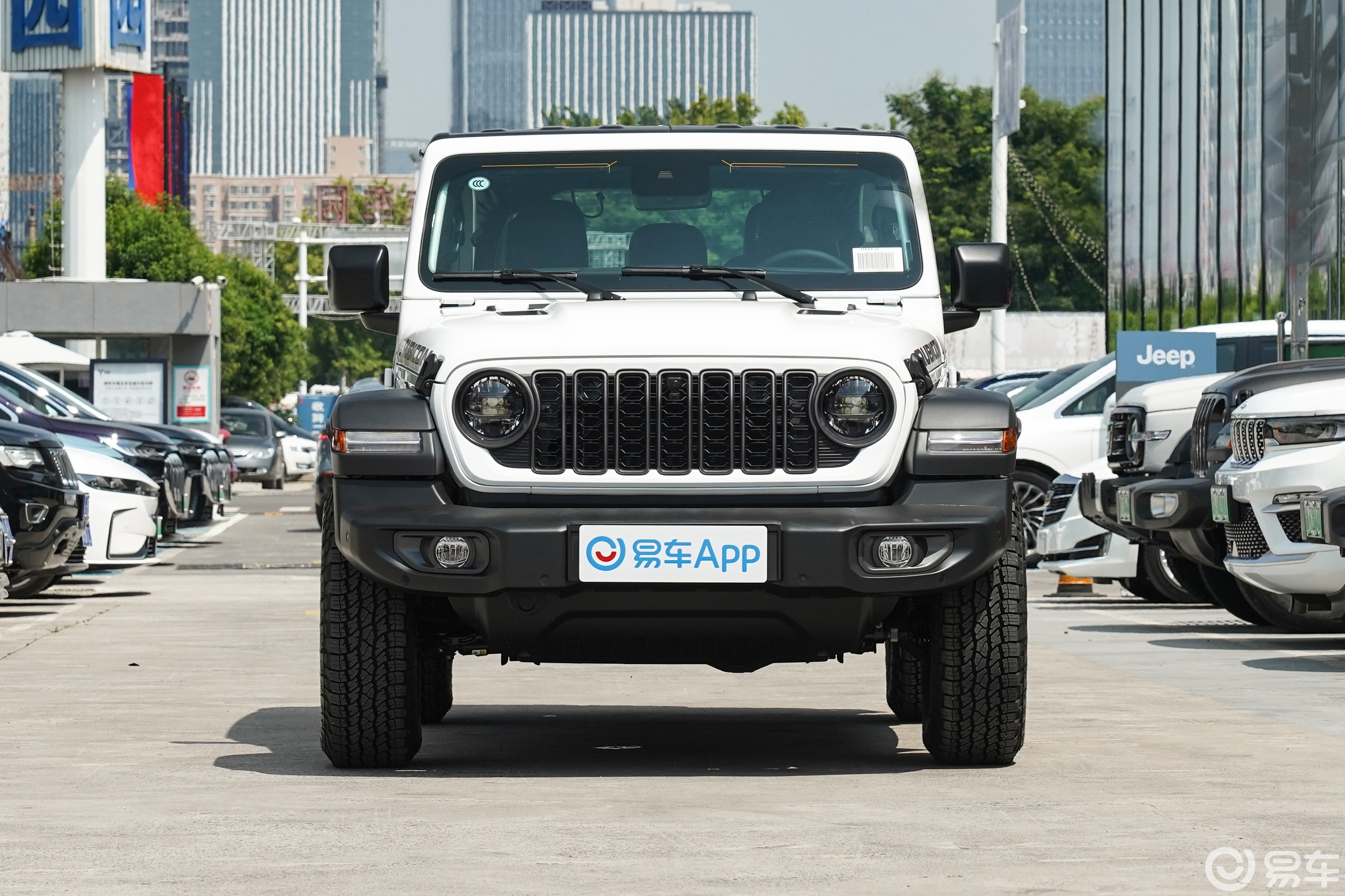 【牧马人2.0T 罗宾汉四门版正前水平图片-汽车图片大全】-易车