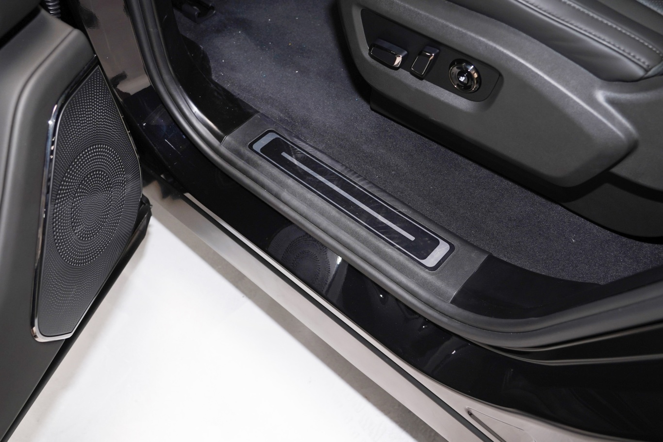 【极石011.5T 235km 全能版 7座后排空间图片-汽车图片大全】-易车