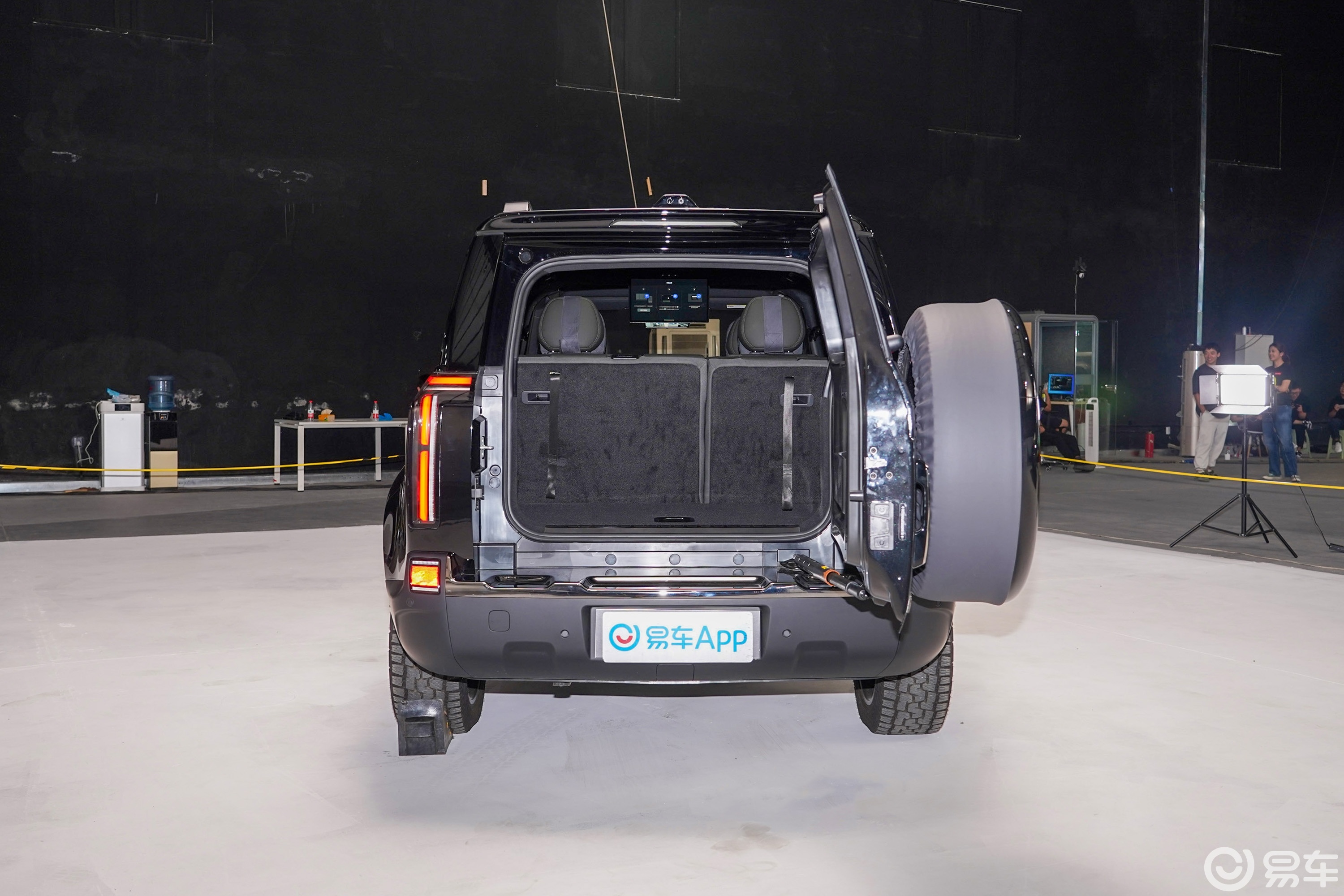 【极石011.5T 235km 全能版 7座后备厢图片-汽车图片大全】-易车