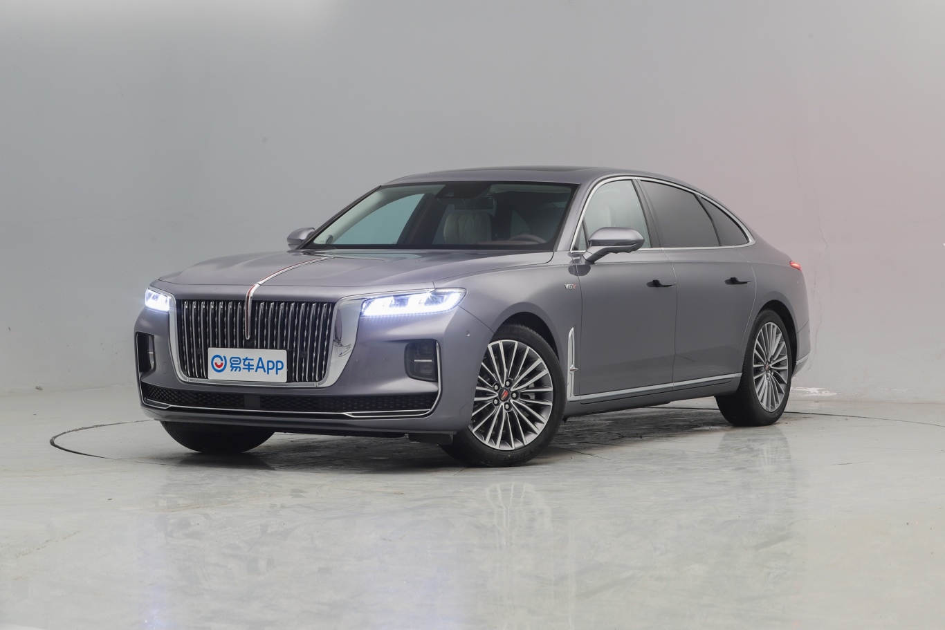 【红旗H93.0T 智联旗畅版 5座侧前45度车头向左水平图片-汽车图片大全】-易车