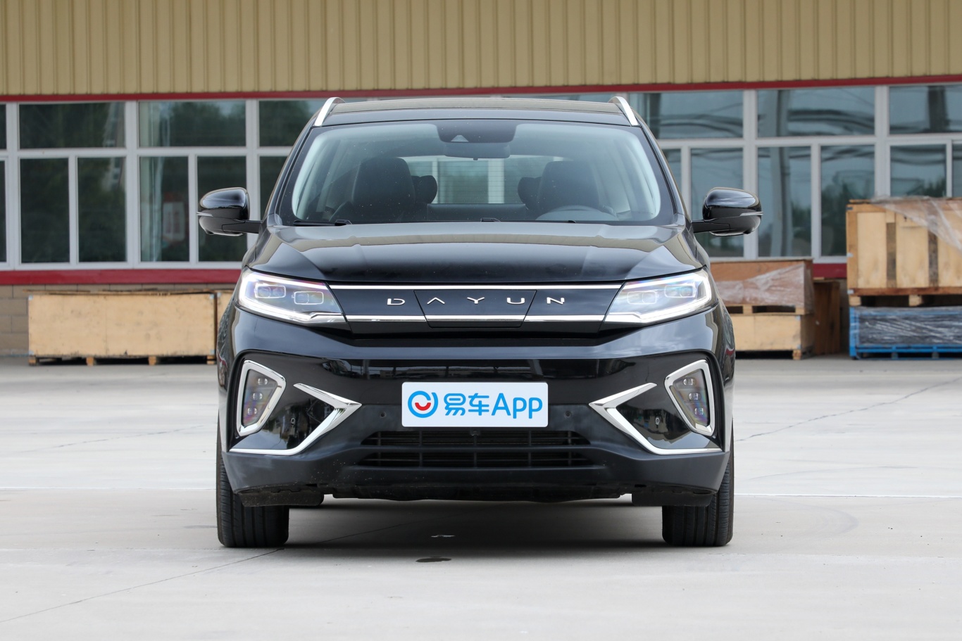 【远志M1改款 450km 头等舱 4座正前水平图片-汽车图片大全】-易车