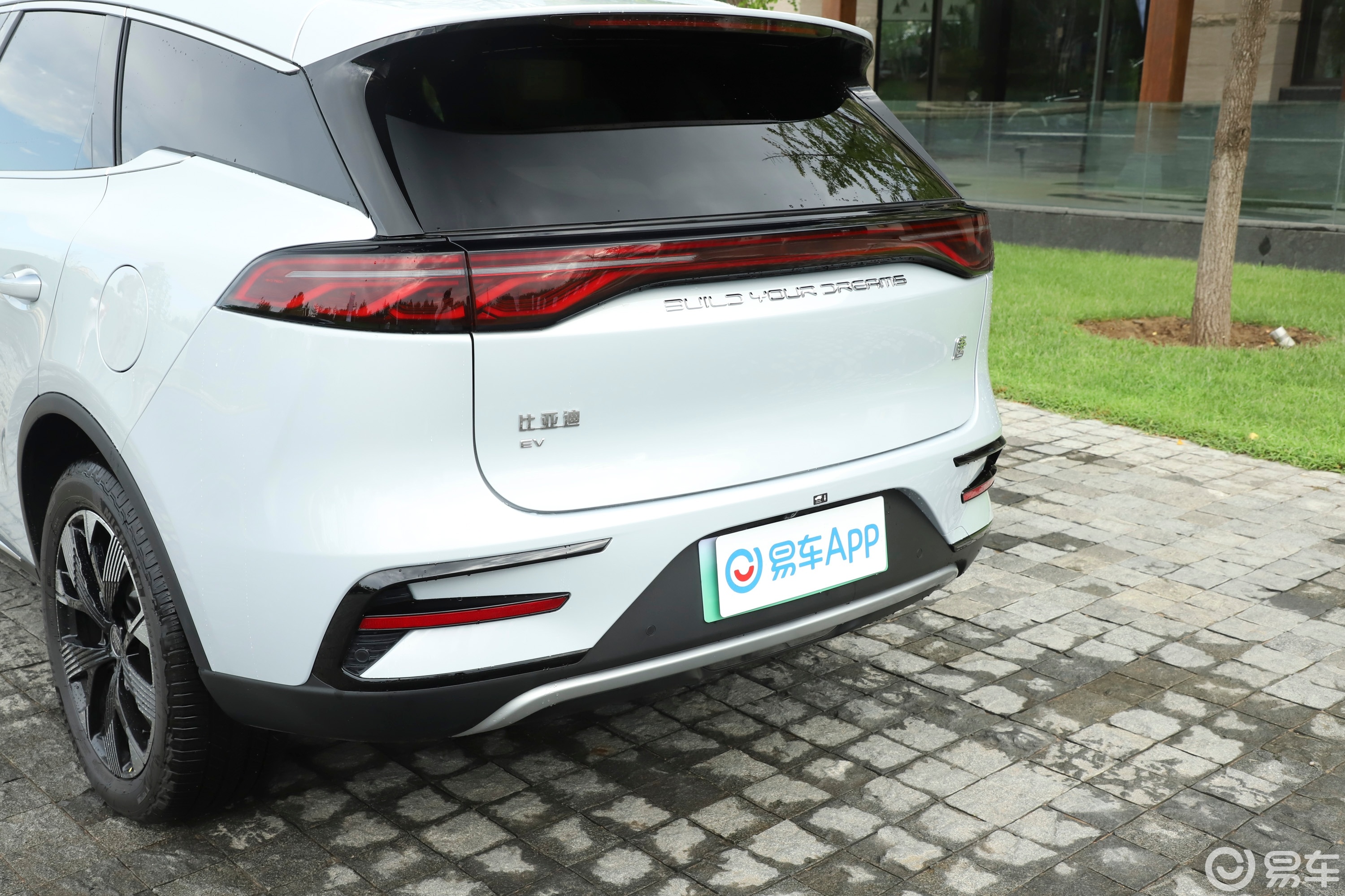 【唐新能源EV 冠军版 730km 前驱尊享型 7座车后雷达图片-汽车图片大全】-易车
