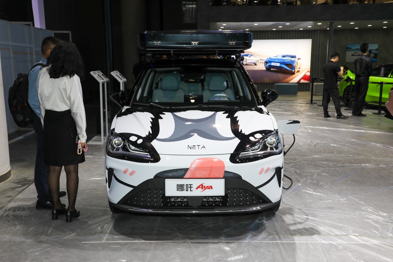 【哪吒AYA图片-汽车图片大全】-易车