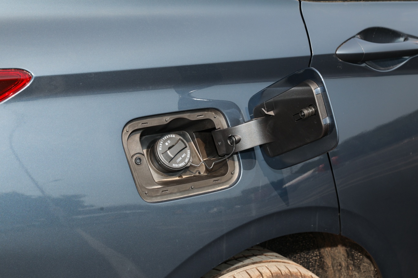 【五菱凯捷280T CVT超越型加油口图片-汽车图片大全】-易车