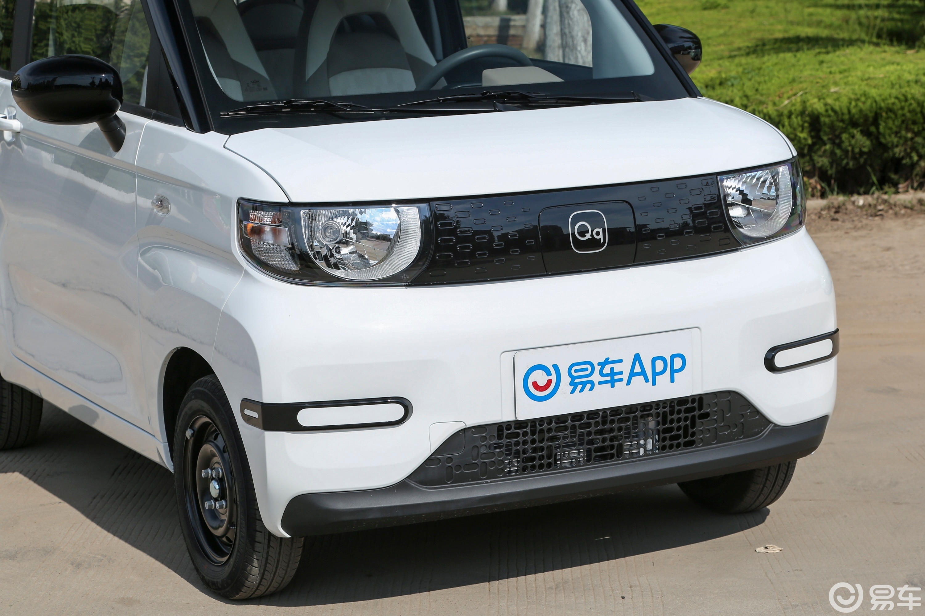 【QQ冰淇淋改款 170km 奶昔款前格栅侧俯拍图片-汽车图片大全】-易车