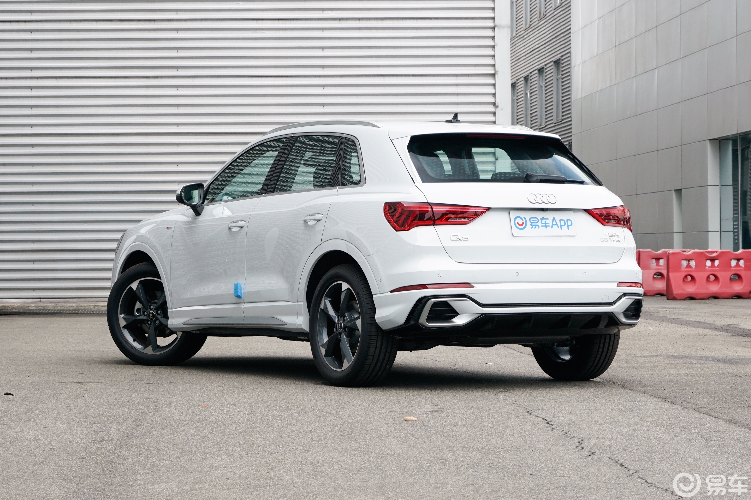 【奥迪Q335 TFSI 时尚动感型侧后45度车头向左水平图片-汽车图片大全】-易车