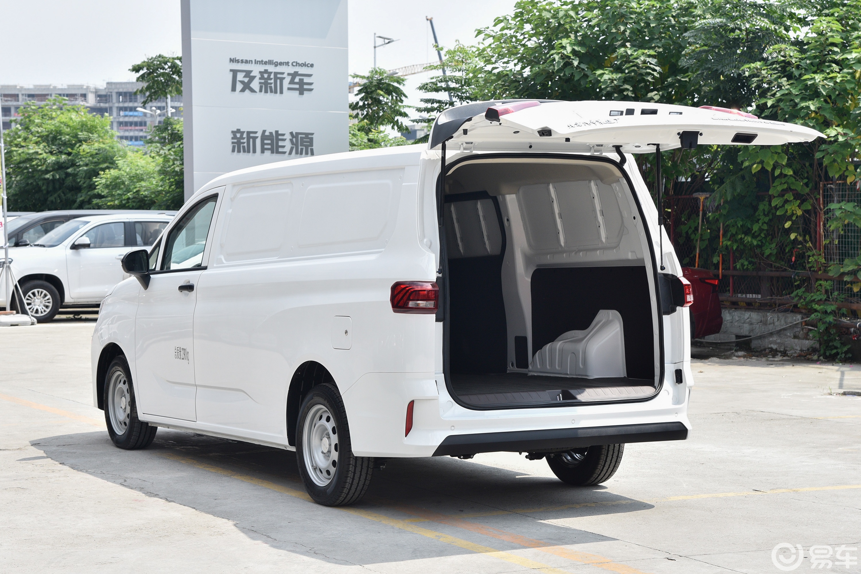 【锐胜王牌M72.0L 手动长轴创业版 2座后备厢开启45度侧拍图片-汽车图片大全】-易车