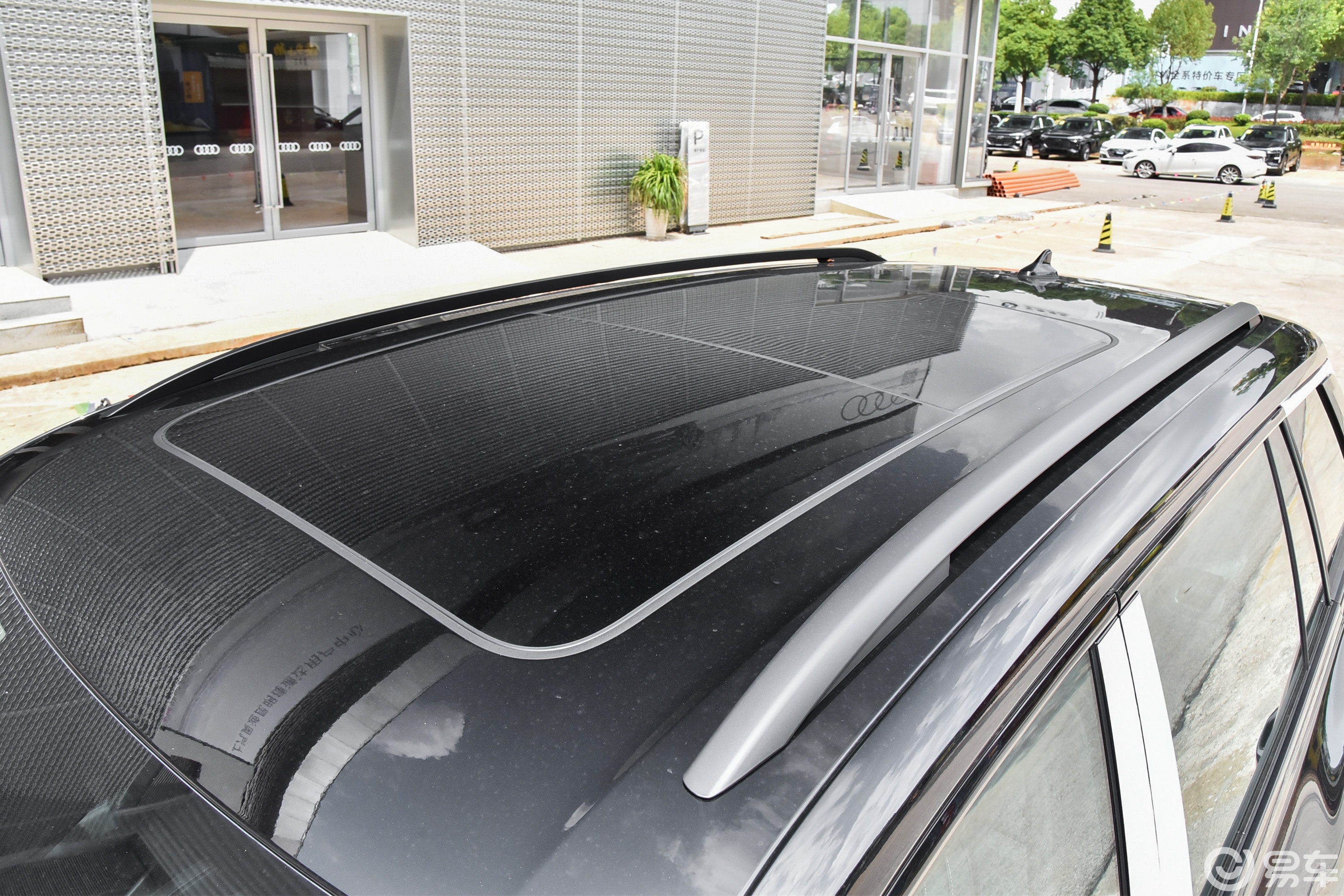 【奥迪Q640 TFSI quattro Roadjet 观云型 飞骑套装 7座天窗图片-汽车图片大全】-易车