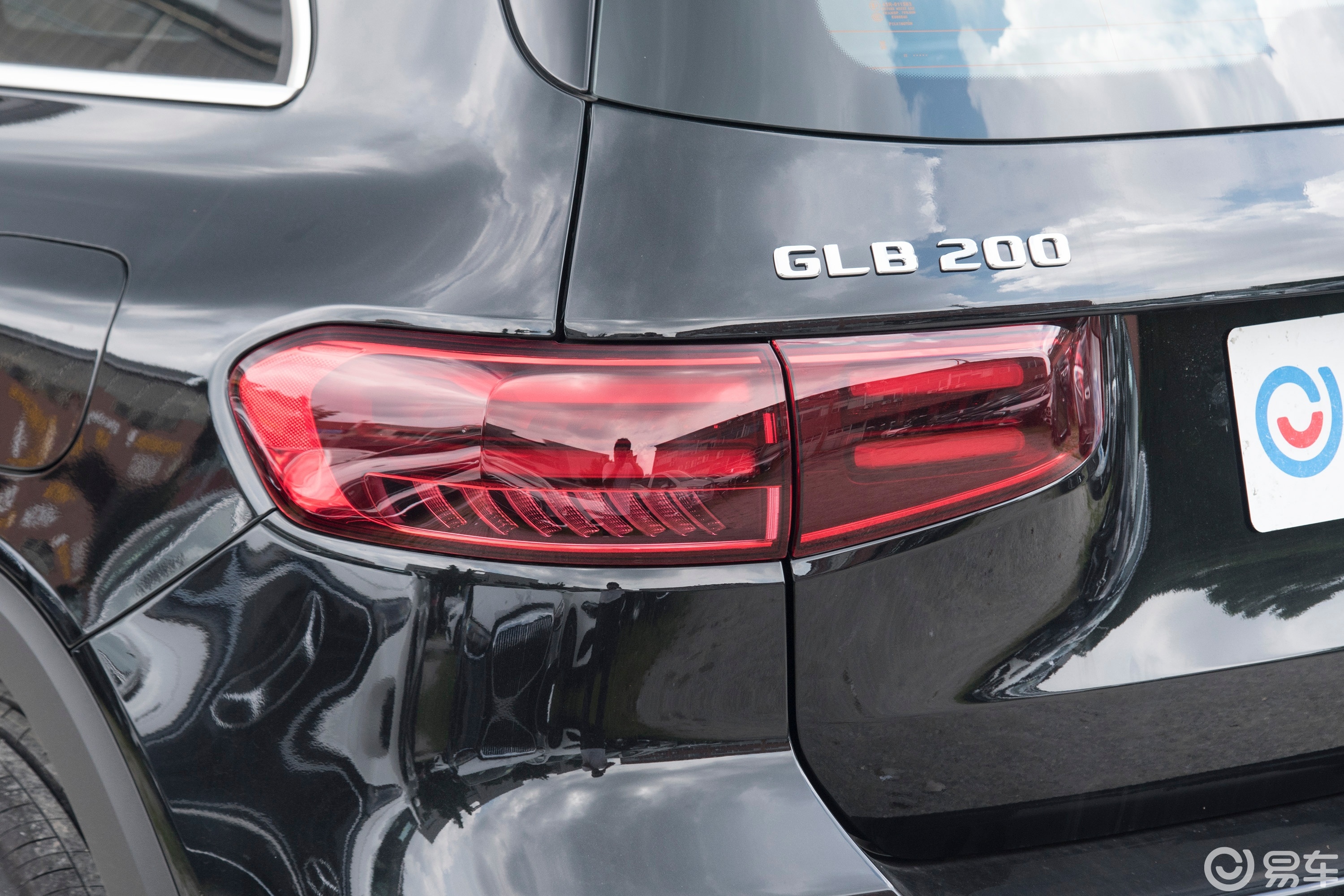 【奔驰GLBGLB 200 动感型 5座尾灯侧45度俯拍图片-汽车图片大全】-易车