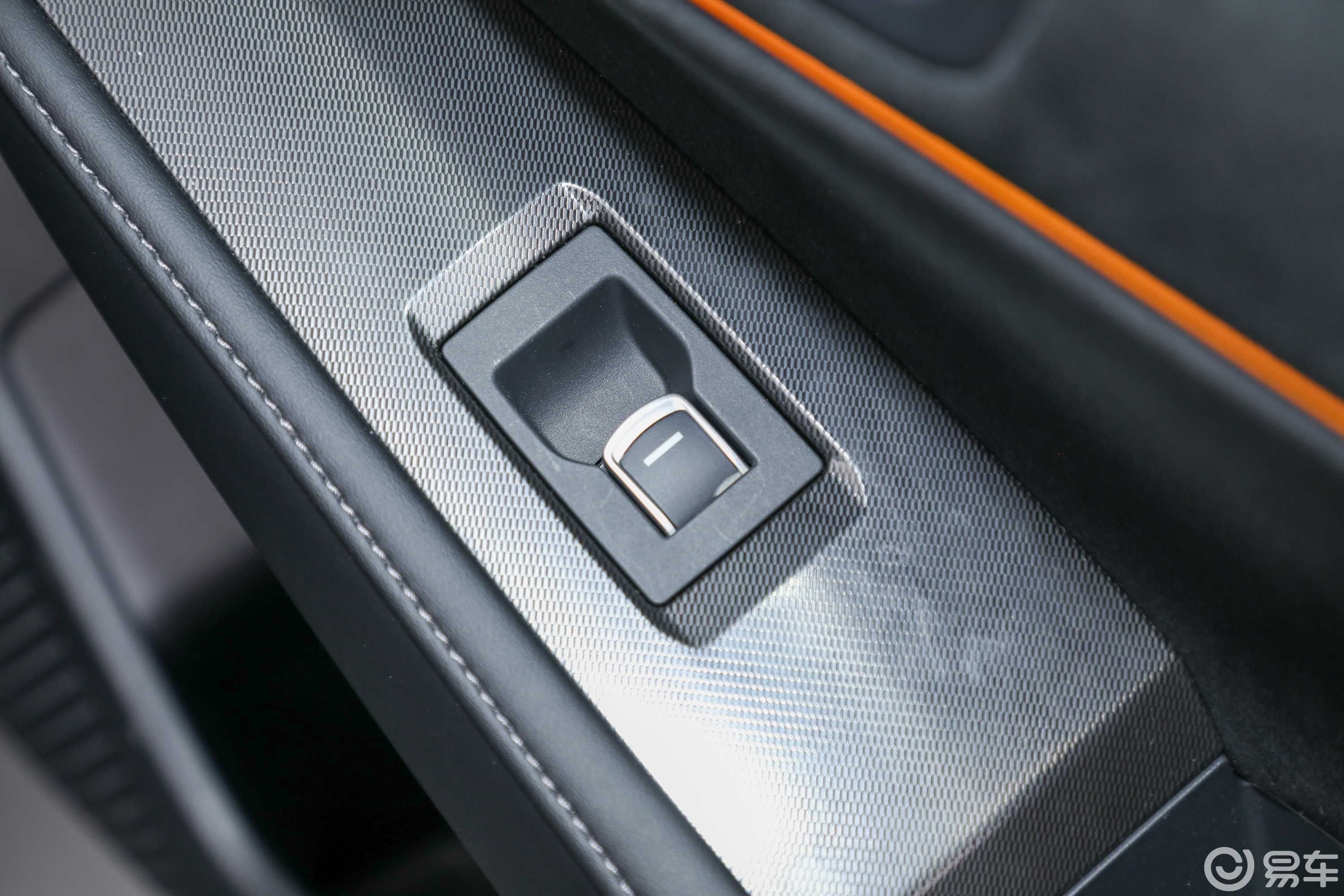 【雅阁 e:PHEV2.0L 82km 旗舰版副驾驶位图片-汽车图片大全】-易车