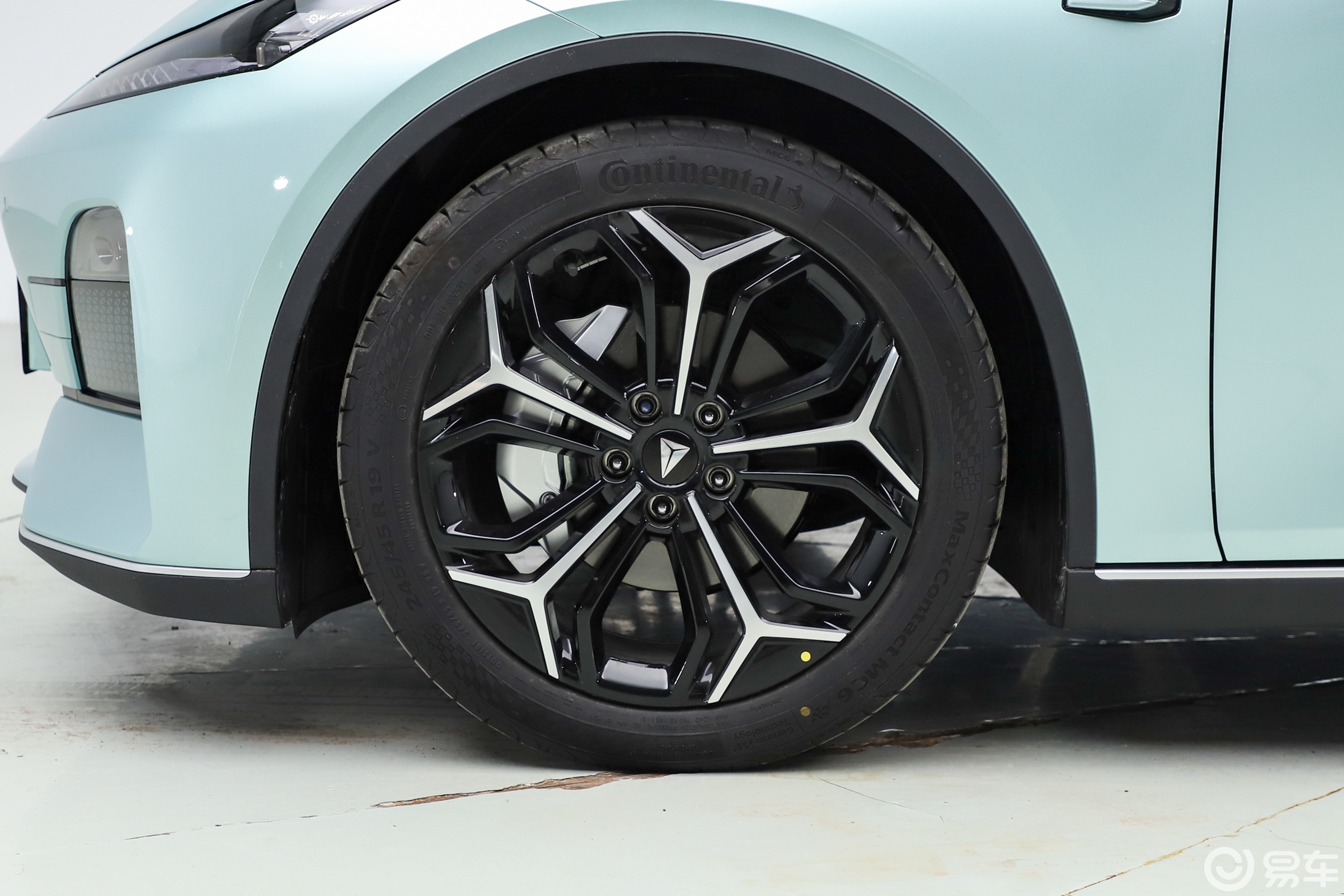 【深蓝SL03200km Max增程版前轮毂造型图片-汽车图片大全】-易车