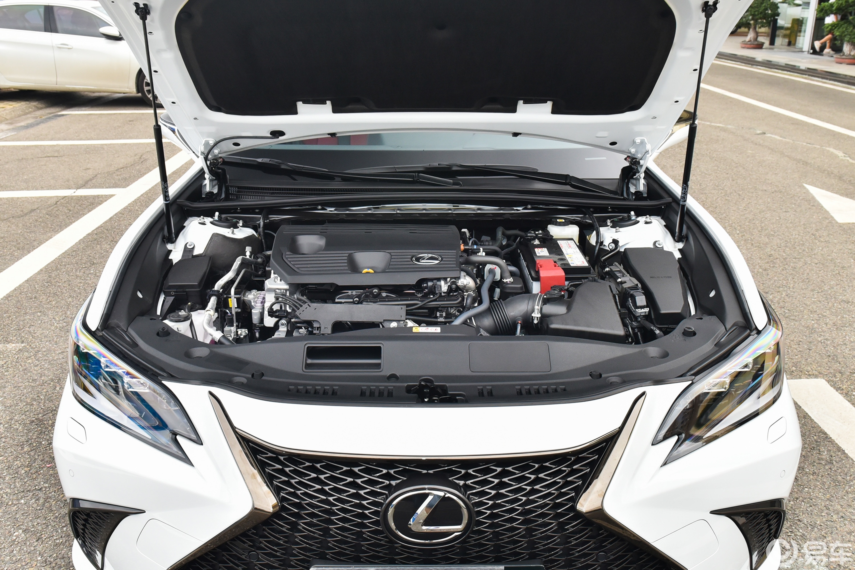 【雷克萨斯ES260 F SPORT发动机舱整体图片-汽车图片大全】-易车