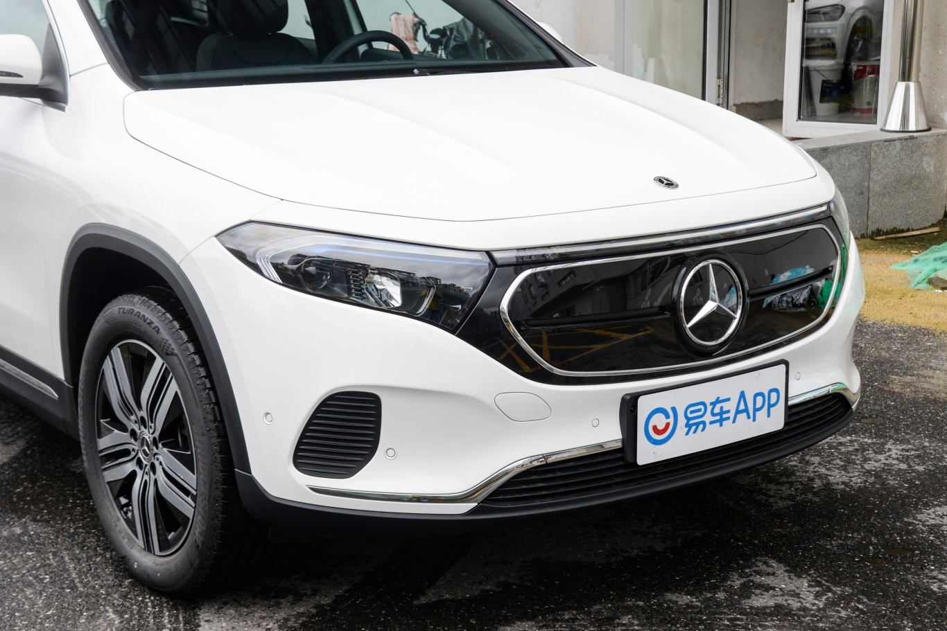 【奔驰EQA改款 EQA 260前格栅侧俯拍图片-汽车图片大全】-易车