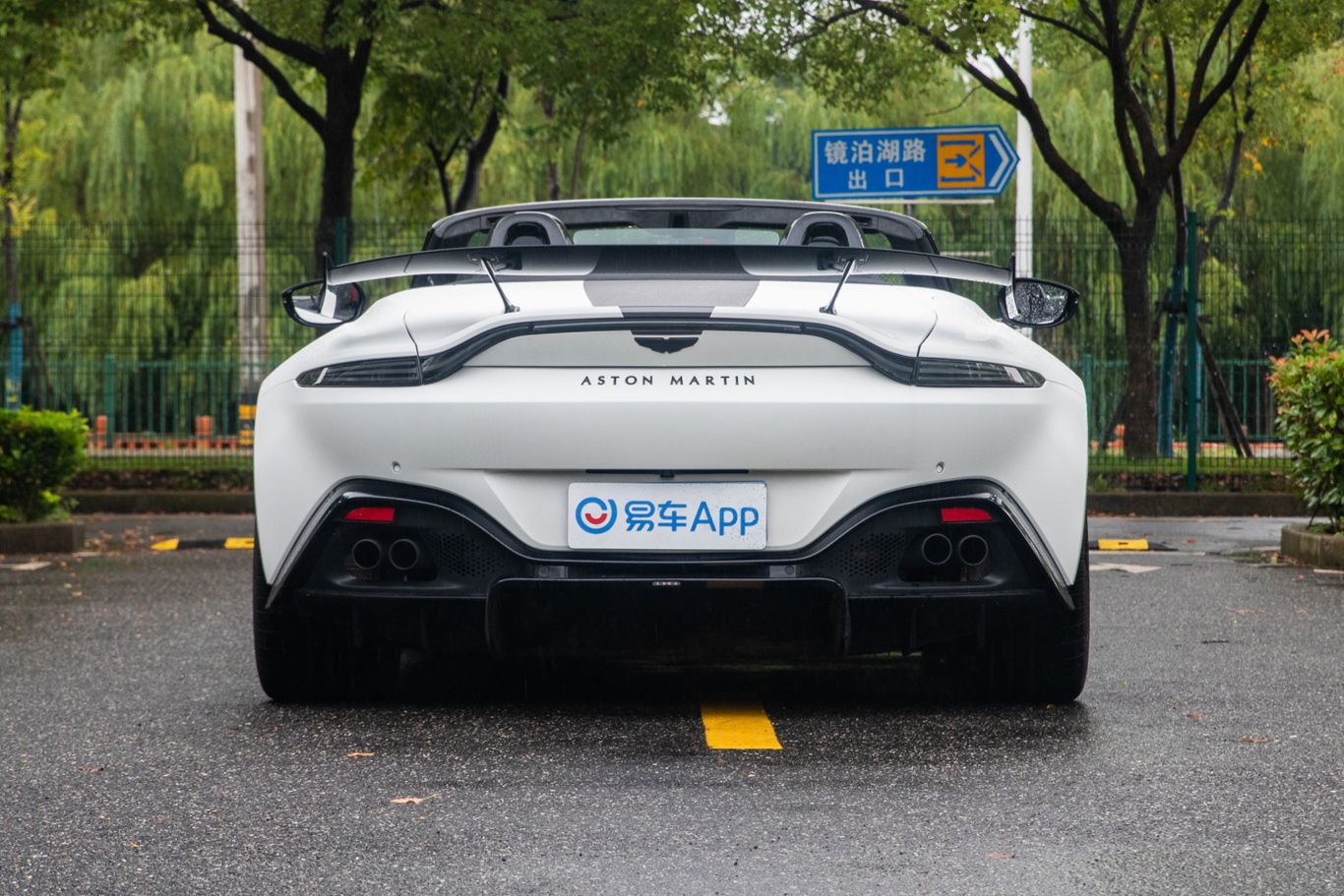 【V8 VantageF1 Edition Roadster敞篷状态图片-汽车图片大全】-易车