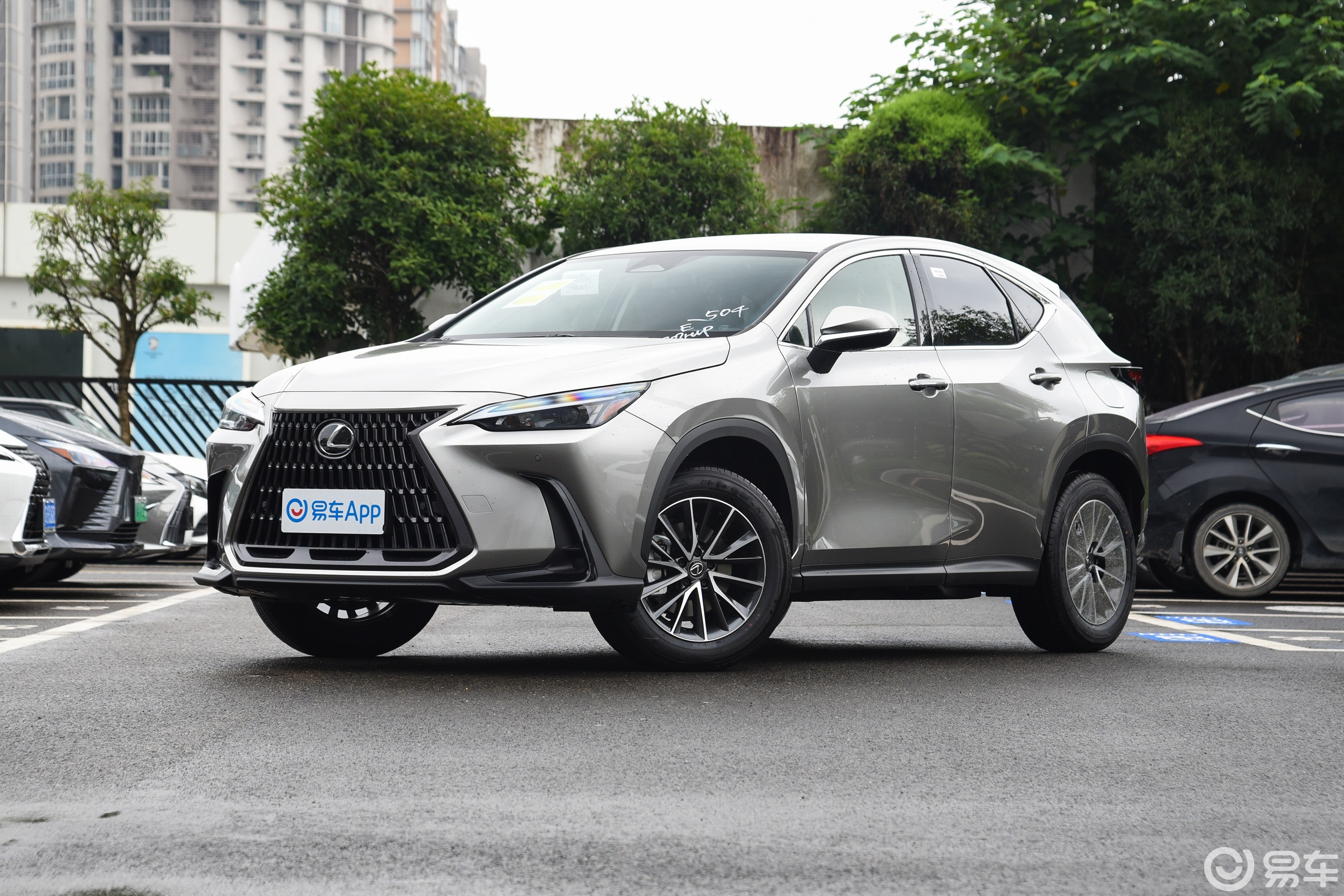 【雷克萨斯NX260 两驱创驰版侧前45度车头向左水平图片-汽车图片大全】-易车