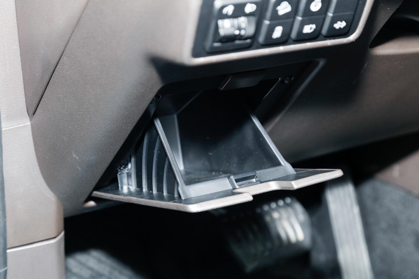 【北京越野BJ602.0T 千里版 5座 柴油主驾驶位图片-汽车图片大全】-易车