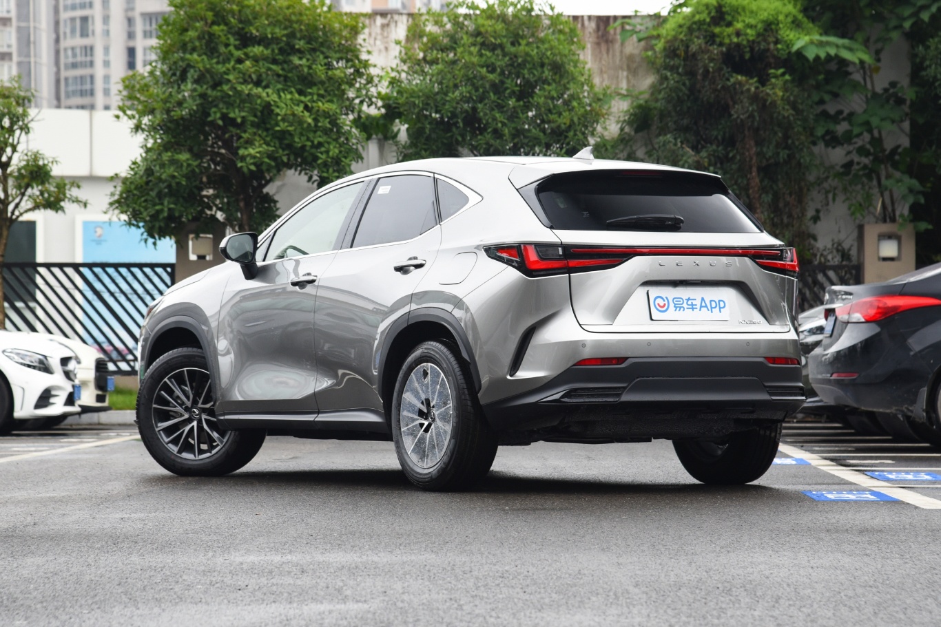 【雷克萨斯NX260 两驱创驰版侧后45度车头向左水平图片-汽车图片大全】-易车