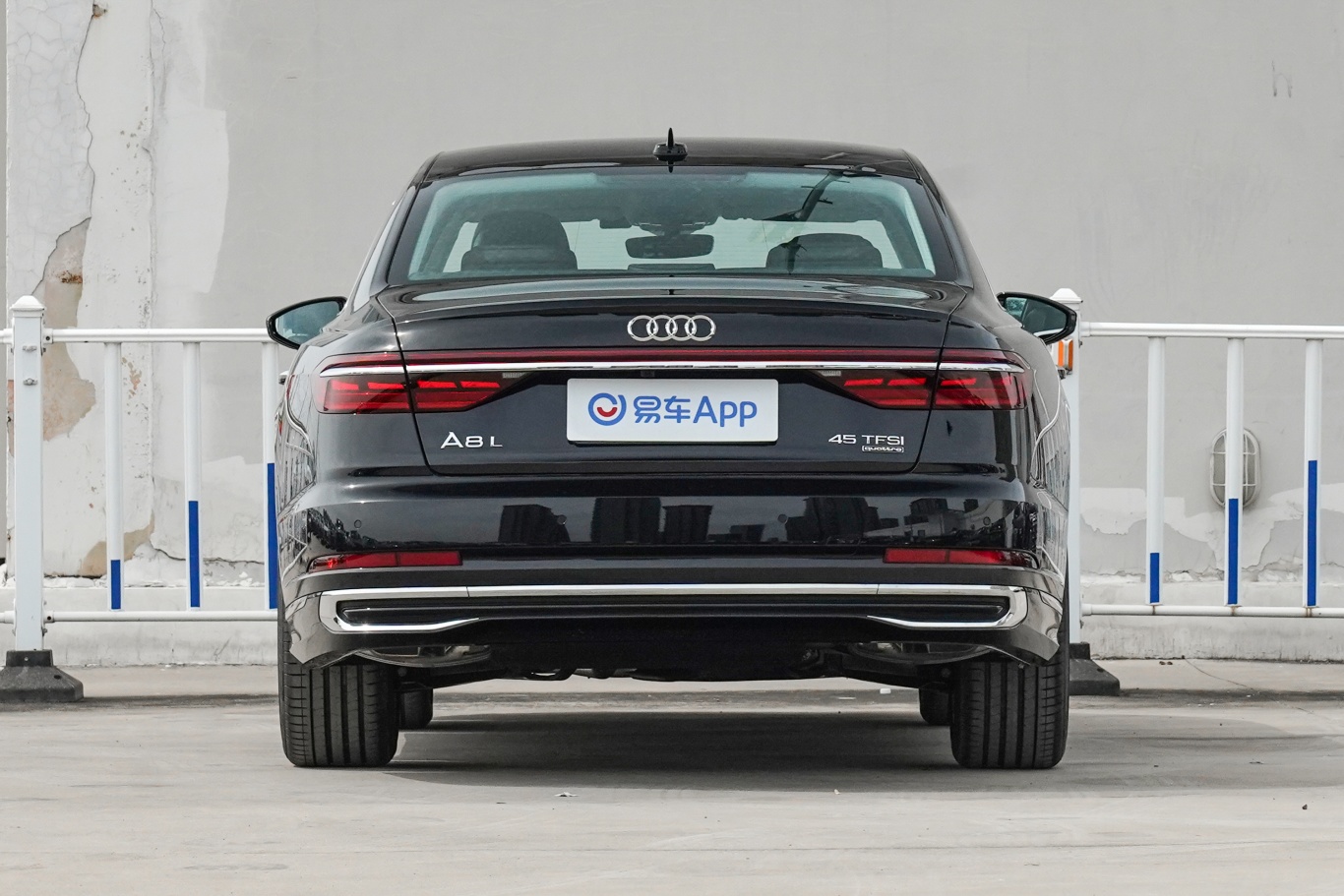 【奥迪A8A8L 45 TFSI quattro 豪华型正后水平图片-汽车图片大全】-易车
