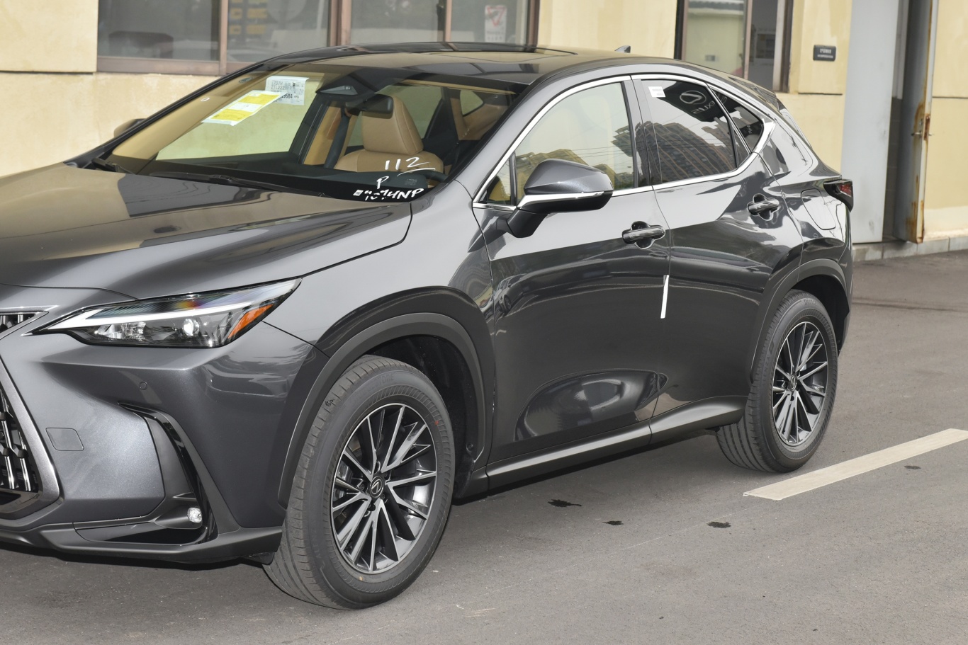 【雷克萨斯NX260 两驱创游特别版外观细节图片-汽车图片大全】-易车
