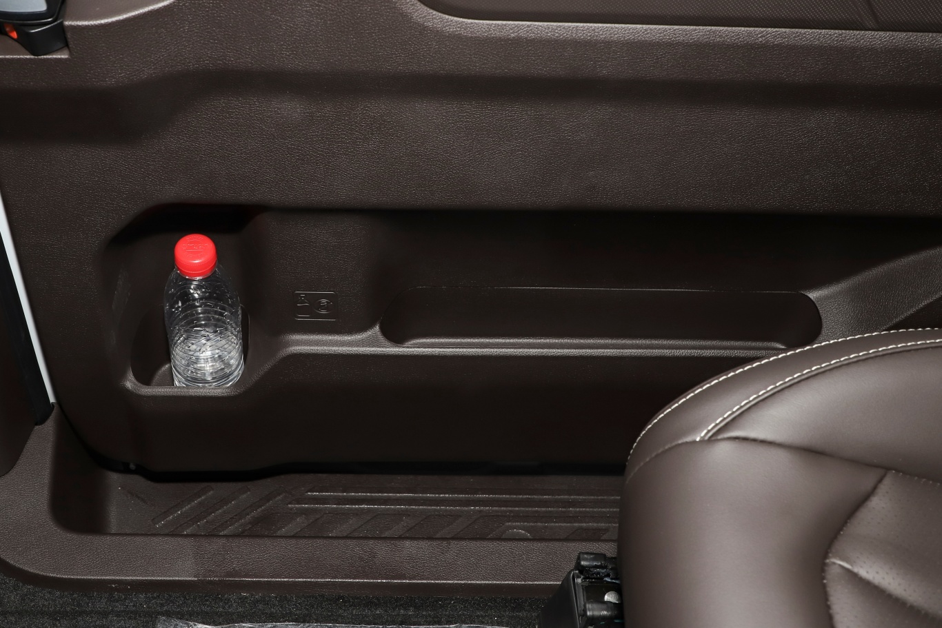 【锐胜王牌M72.0L 手动长轴创享版 7座 CNG后排功能图片-汽车图片大全】-易车