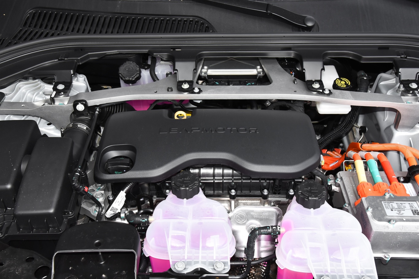 【零跑C11 增程版300km 300智享版发动机特写图片-汽车图片大全】-易车