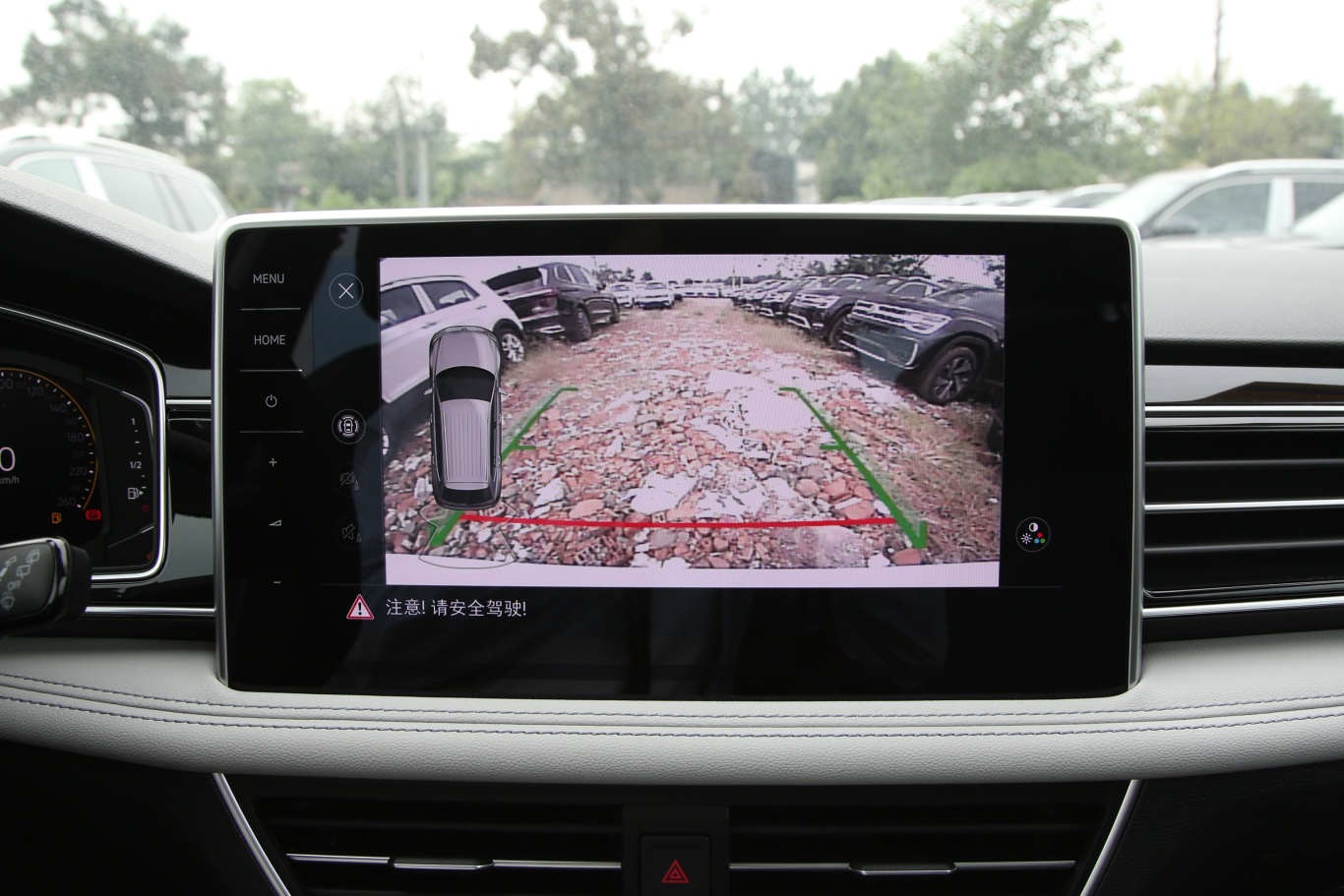 【途观L330TSI 两驱智享版 5座倒车影像图片-汽车图片大全】-易车