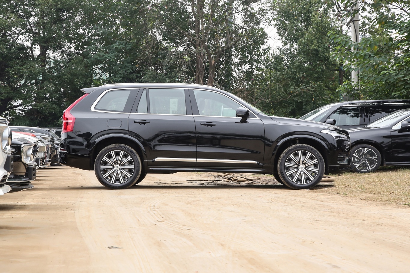 【沃尔沃XC90B5 智行豪华版 5座正侧车头向右水平图片-汽车图片大全】-易车