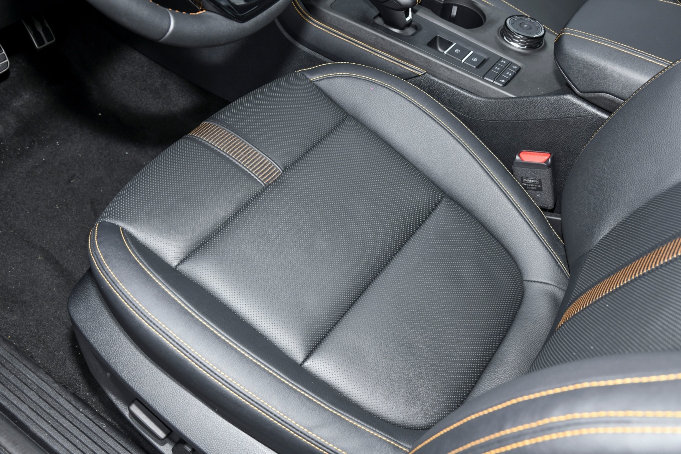 【游骑侠Ranger2.3T 自动四驱野地版 柴油主驾驶位图片-汽车图片大全】-易车