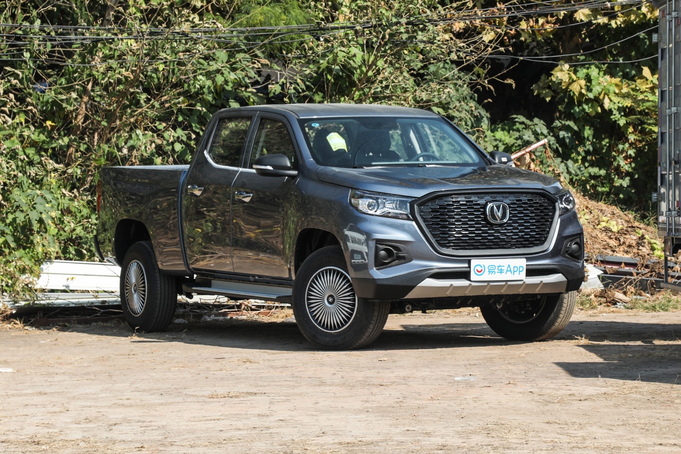 【长安F70蓝鲸2.0T 自动两驱长箱创富型 汽油侧前45度车头向右水平图片-汽车图片大全】-易车