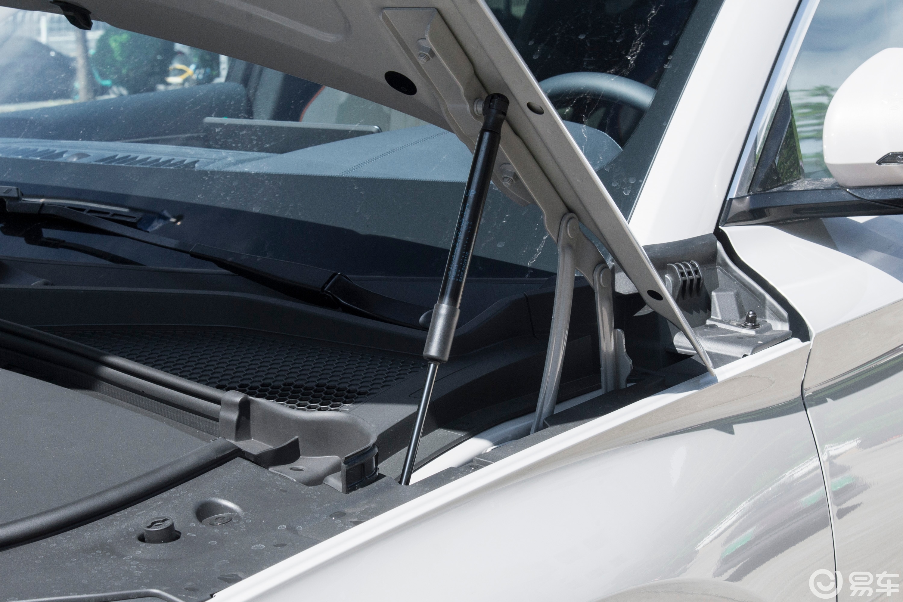 【宋PLUS新能源EV 冠军版 520km 豪华型动力底盘图片-汽车图片大全】-易车