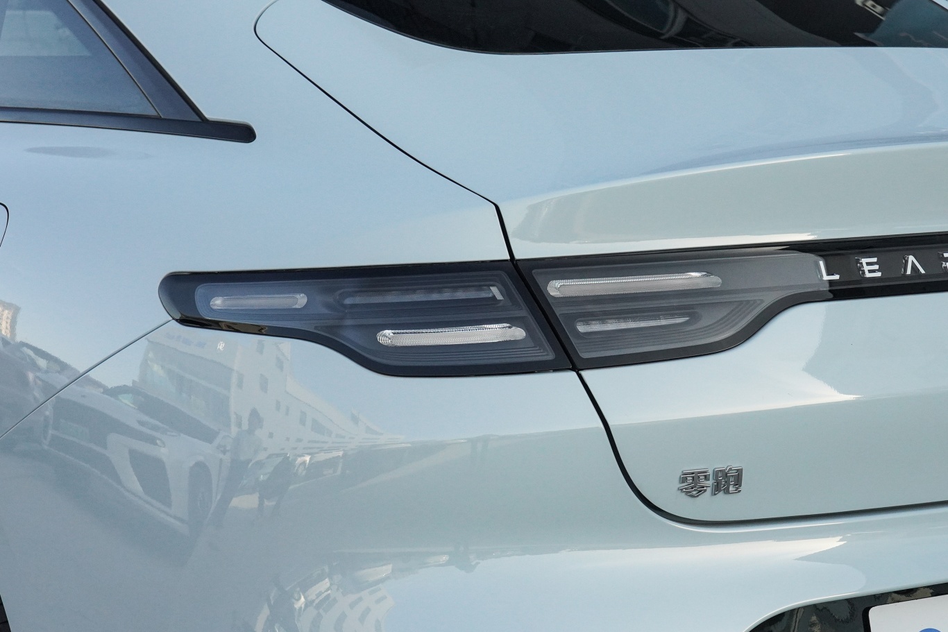 【零跑C01增程版 1.5L 316km 舒享版外观灯组图片-汽车图片大全】-易车