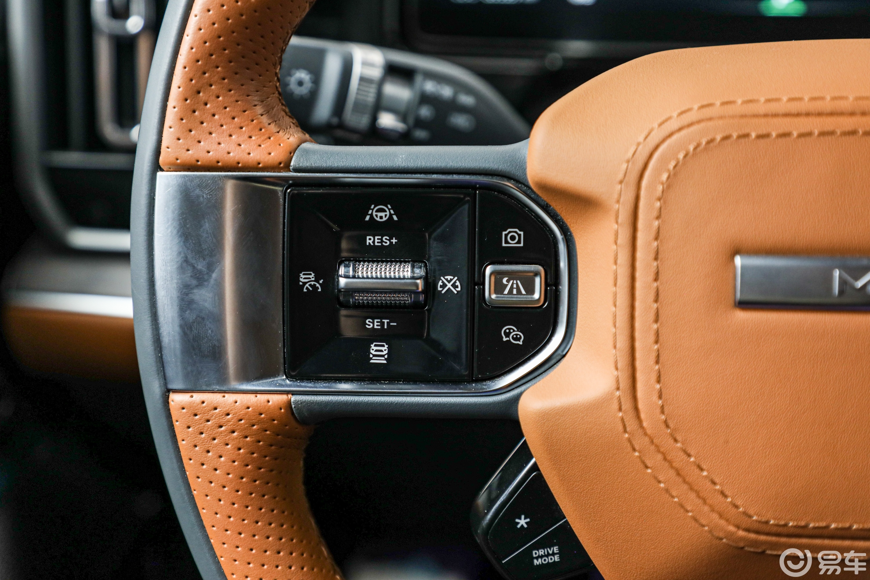 【猛士917增程式 156km 创始版左侧方向盘功能按键图片-汽车图片大全】-易车