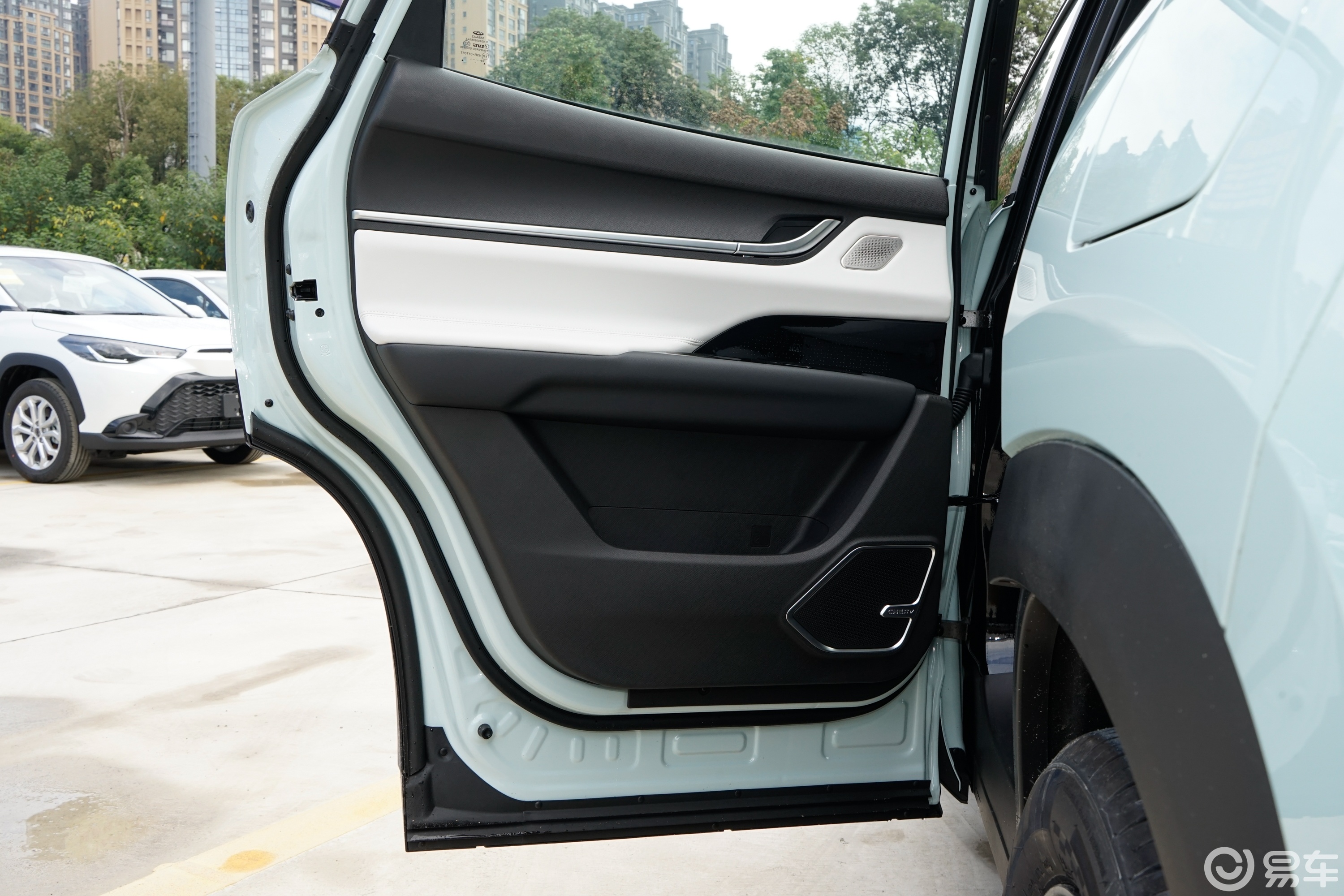 【奇瑞舒享家512km 超舒版后排功能图片-汽车图片大全】-易车