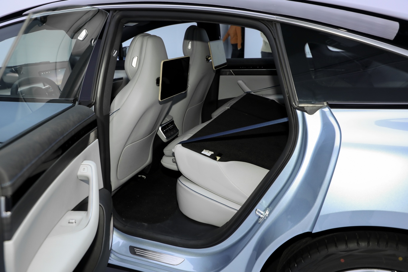 【智界S7630km 四驱Max RS后排空间图片-汽车图片大全】-易车