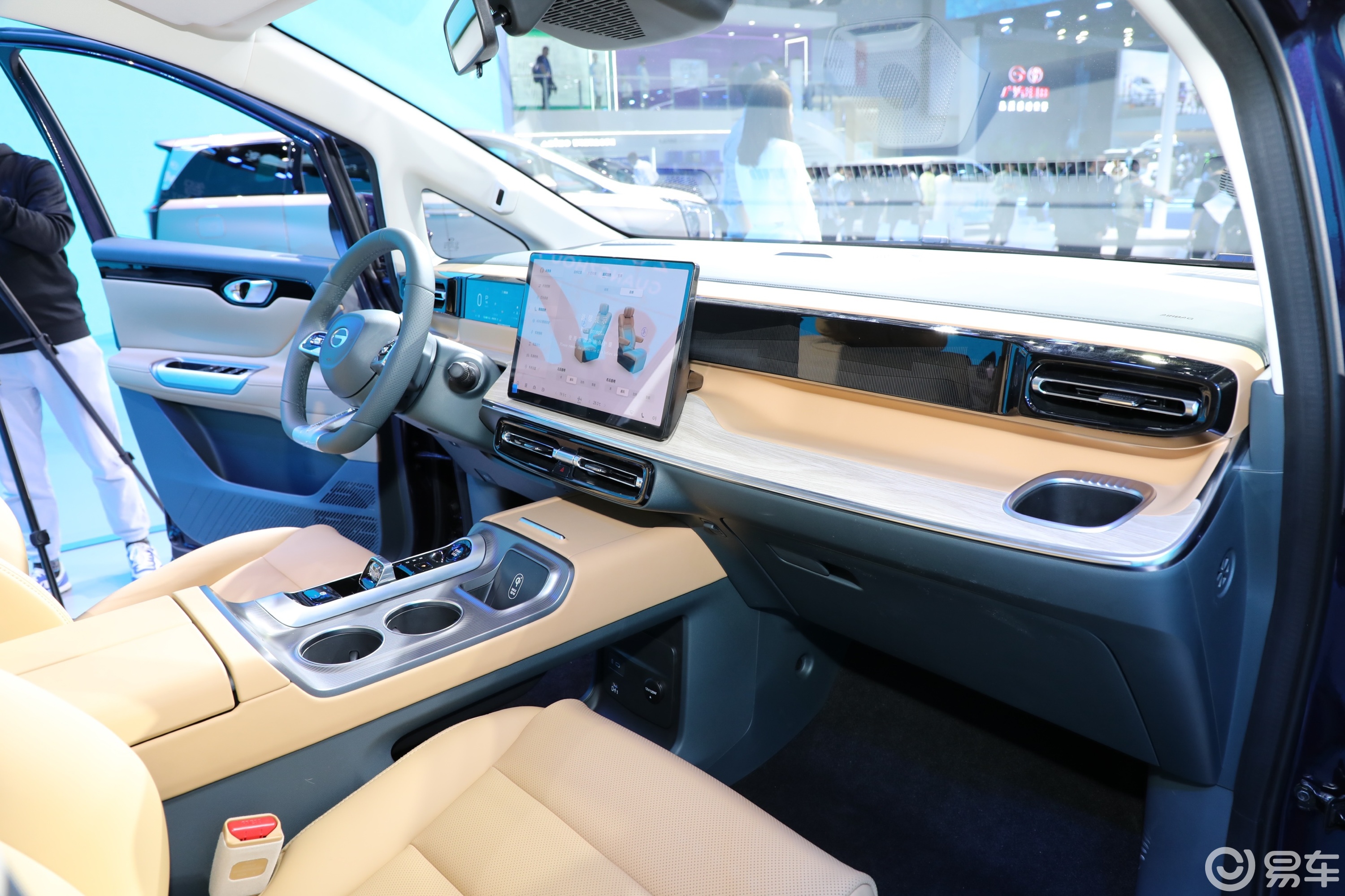 【传祺E8图片-汽车图片大全】-易车