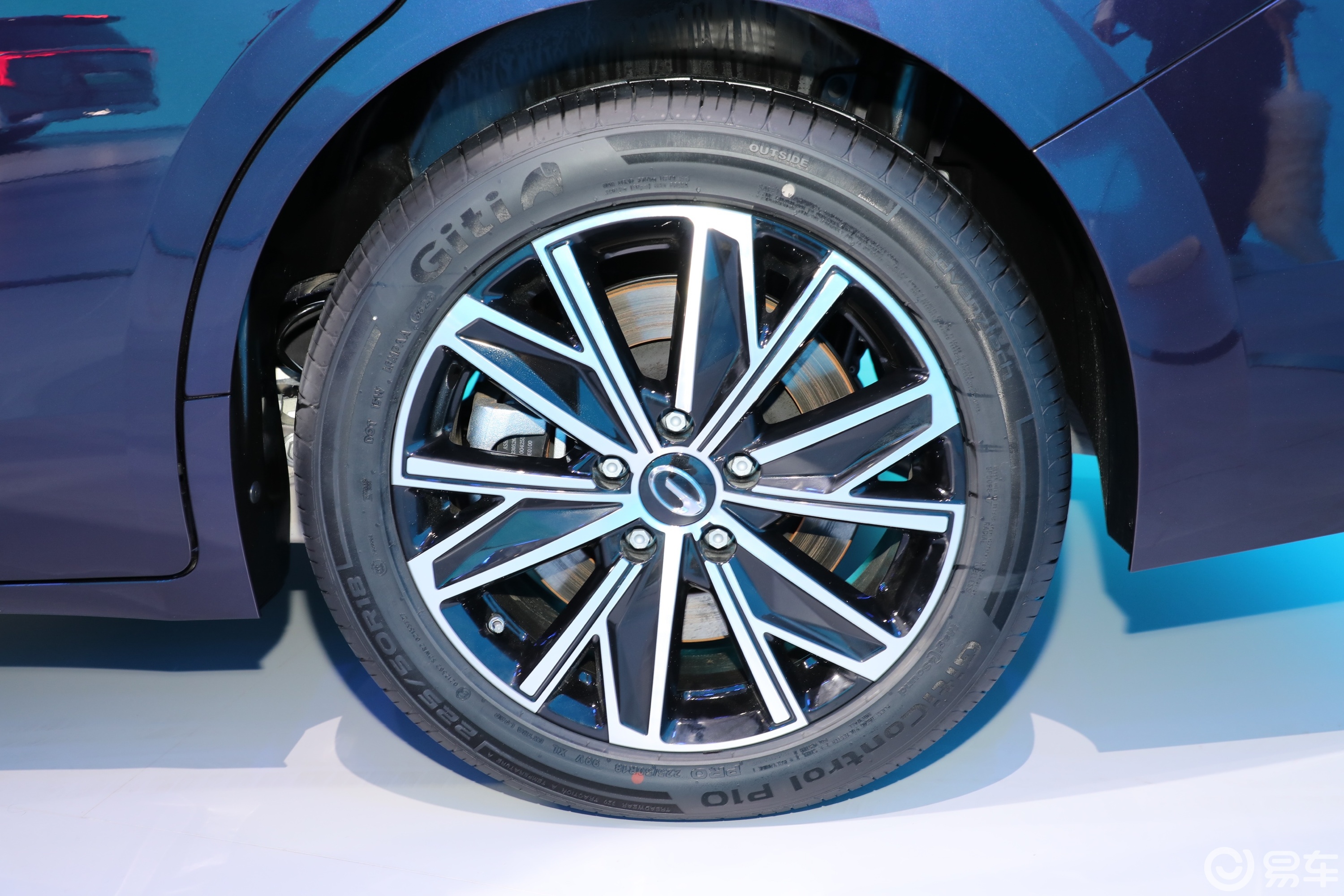 【传祺E8图片-汽车图片大全】-易车