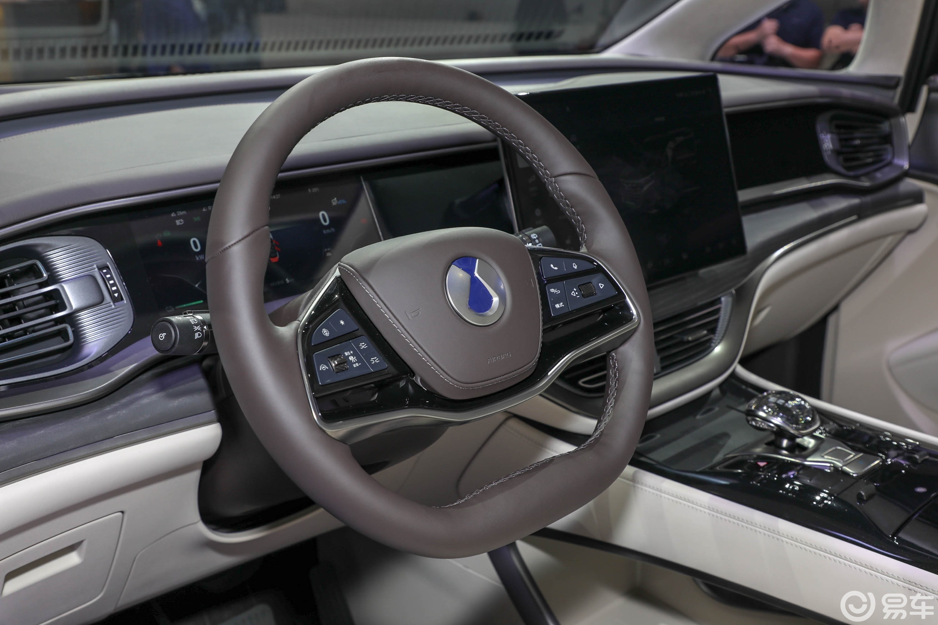 【腾势D9图片-汽车图片大全】-易车