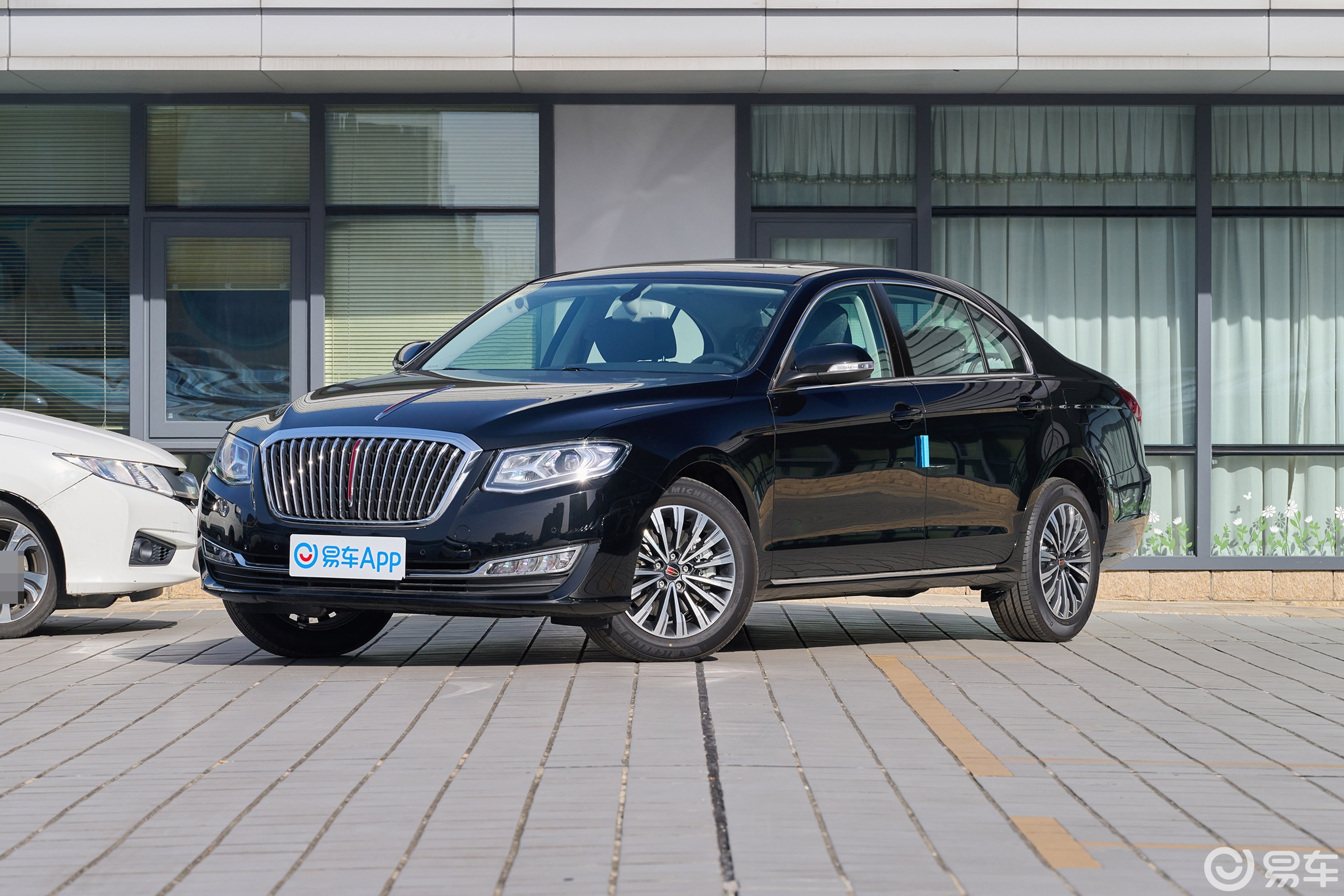 【红旗H71.8T 公务版侧前45度车头向左水平图片-汽车图片大全】-易车