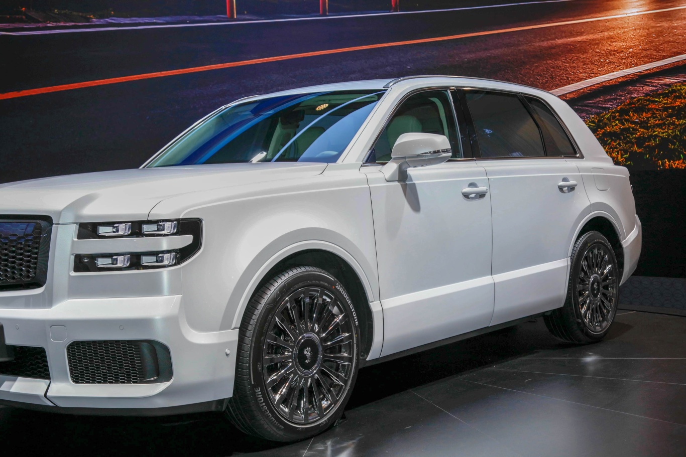 【世极3.5L 57km PHEV外观细节图片-汽车图片大全】-易车