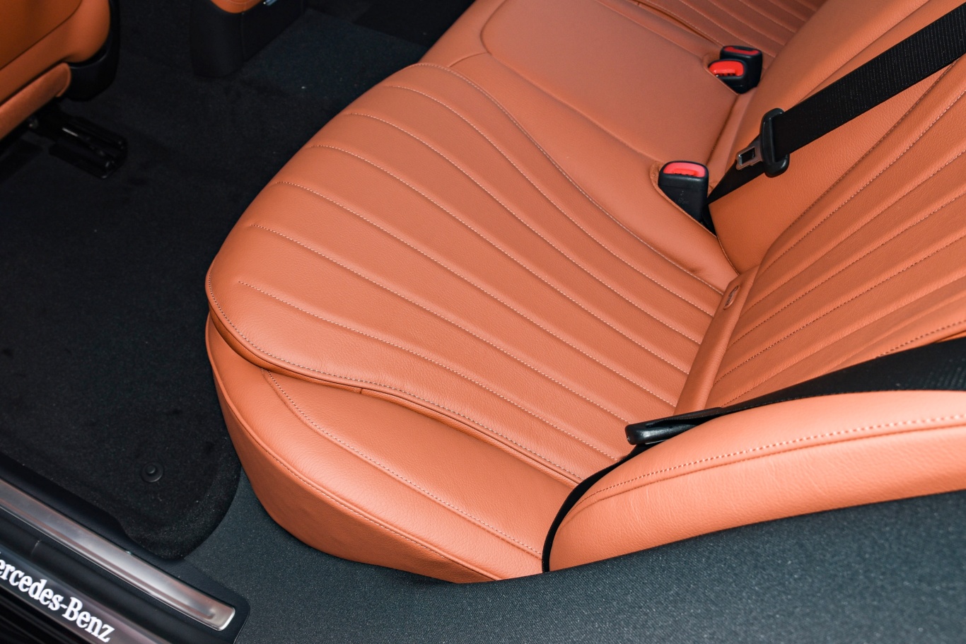 【奔驰S级S 400 L 商务型后排空间图片-汽车图片大全】-易车