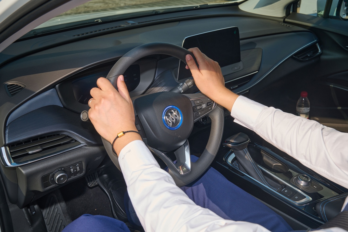 【微蓝VELITE 6 纯电动430km 舒享版主驾驶位图片-汽车图片大全】-易车