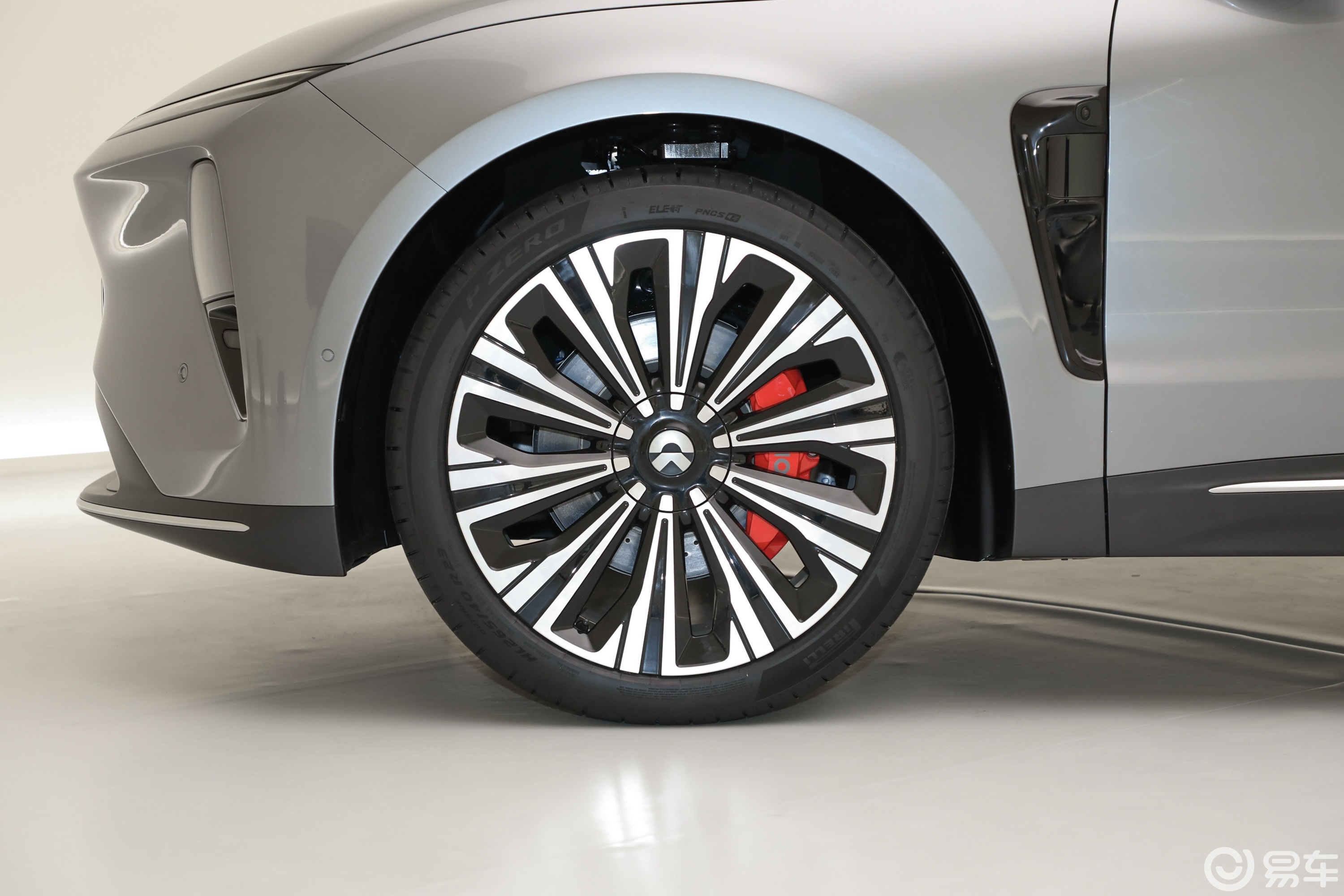 【蔚来ET9顶配版前轮毂造型图片-汽车图片大全】-易车